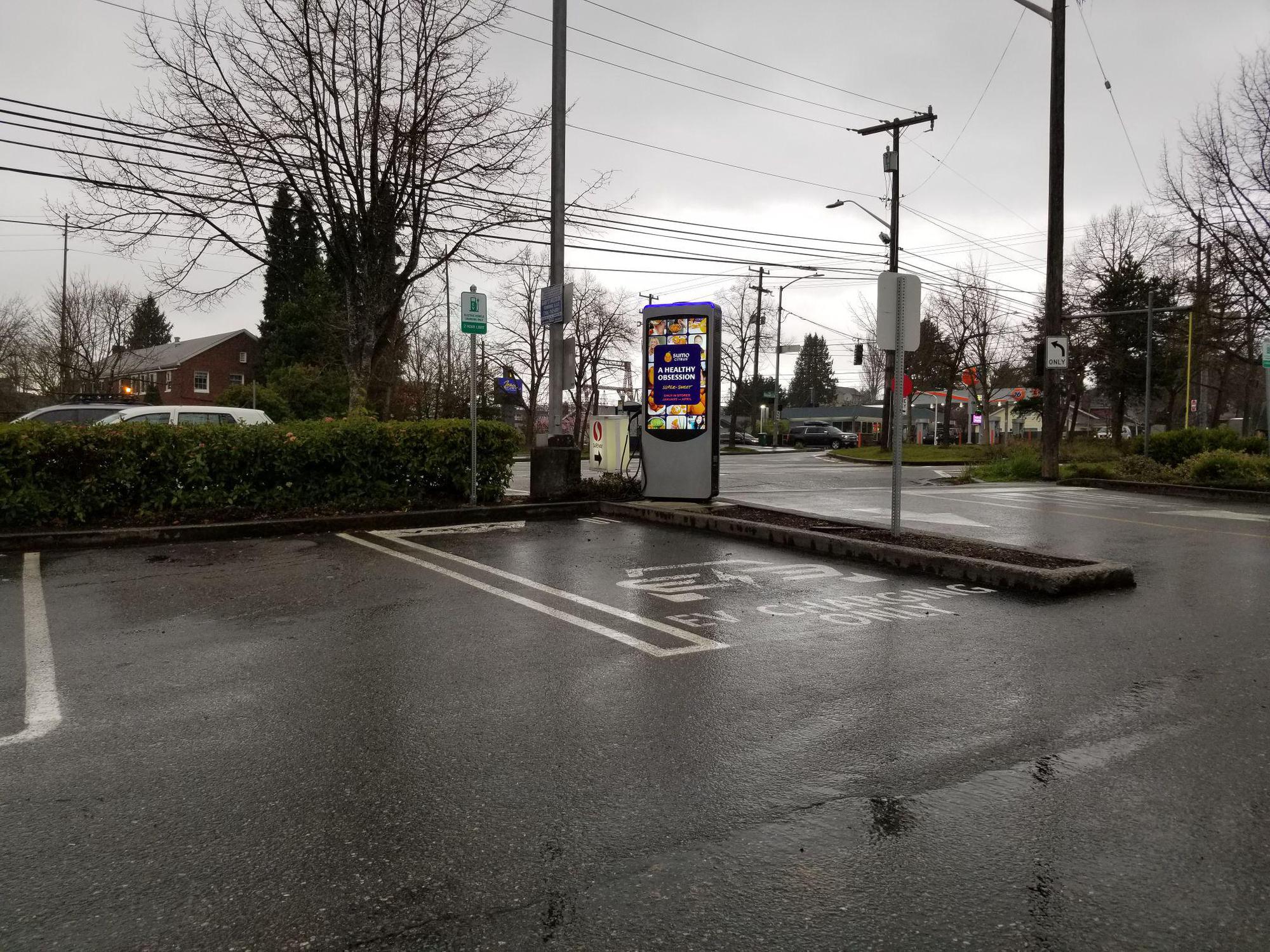 Safeway Roosevelt Way | Seattle, WA | EV Station