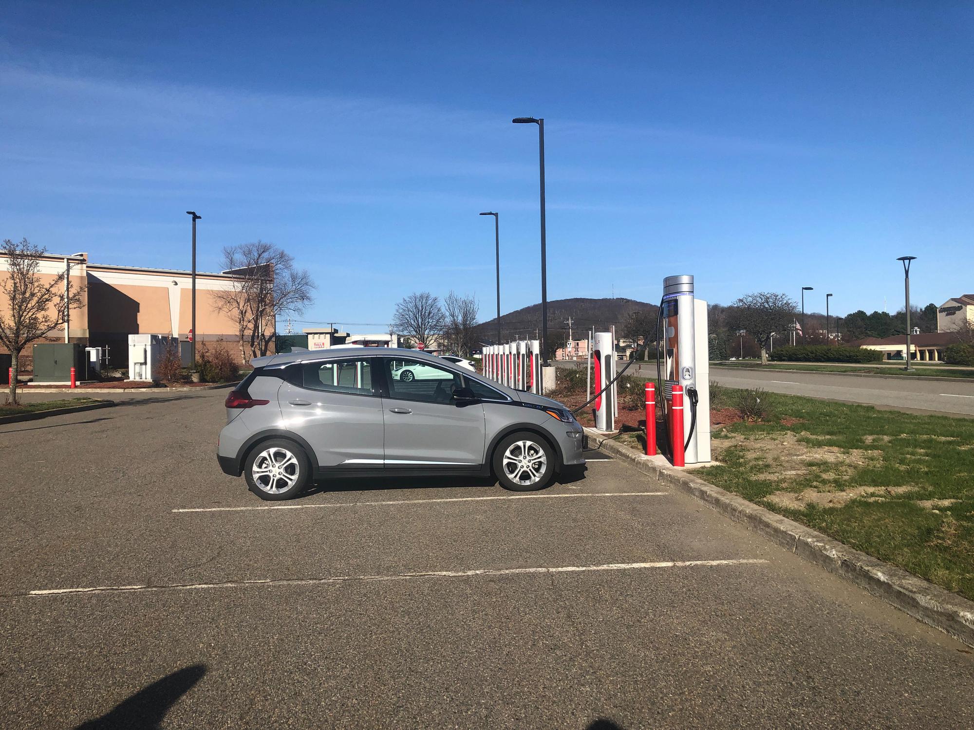Hudson Valley Towne Center - Regal Fishkill | Fishkill, NY | EV Station