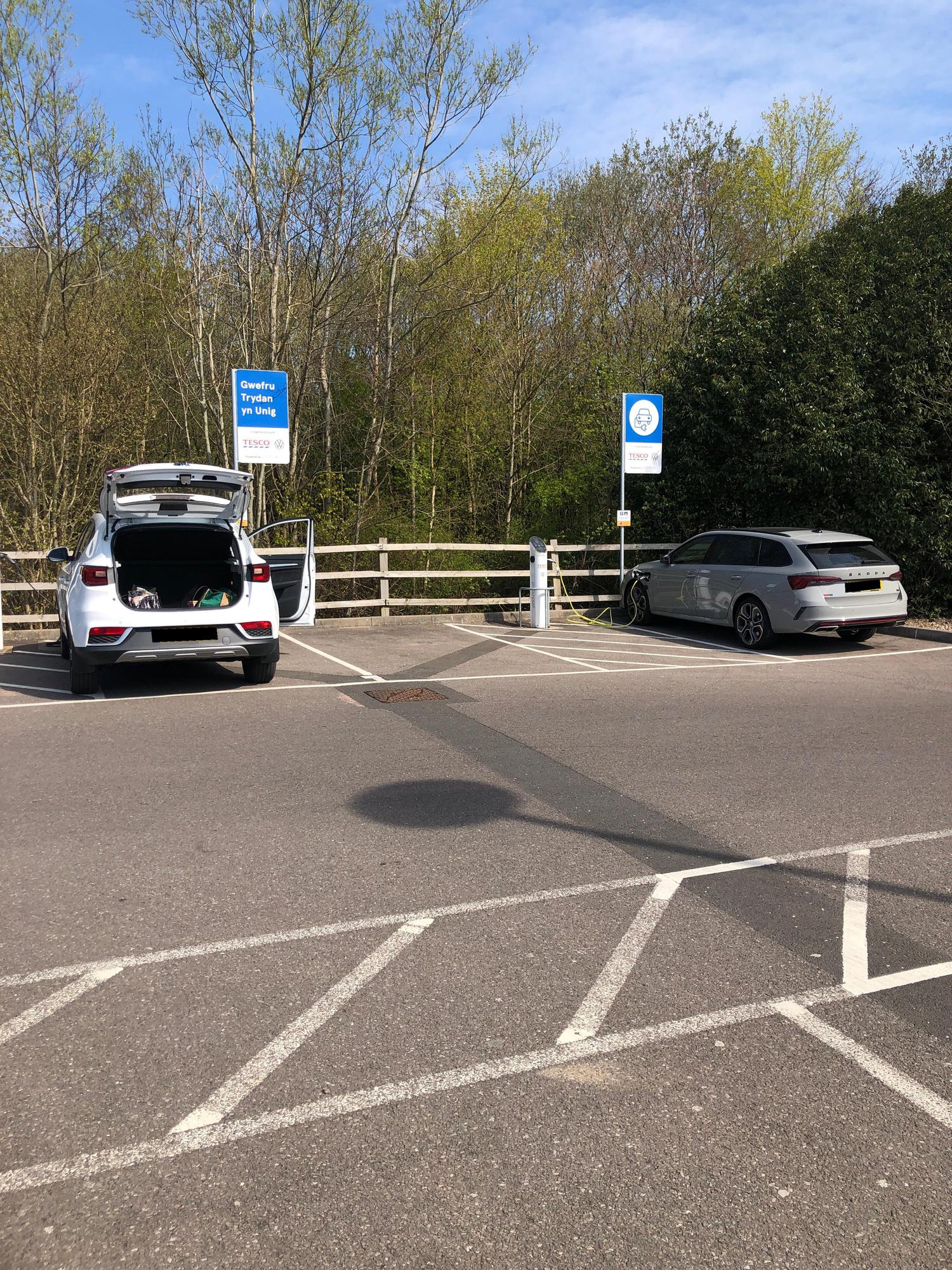 Tesco Superstore Caerphilly Crossways | Parc Pontypandy Crossways ...