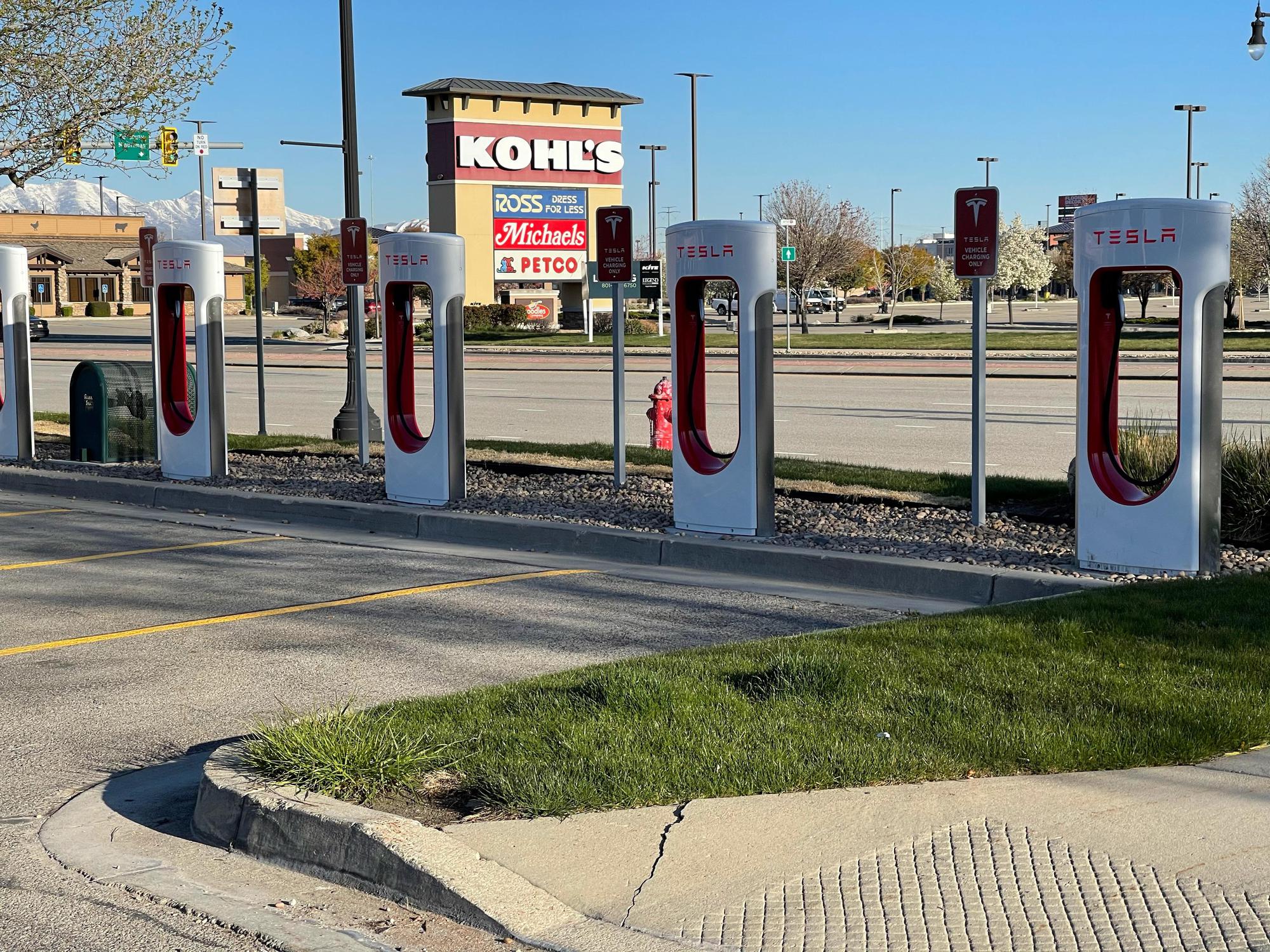 Draper Crossing | Draper, UT | EV Station