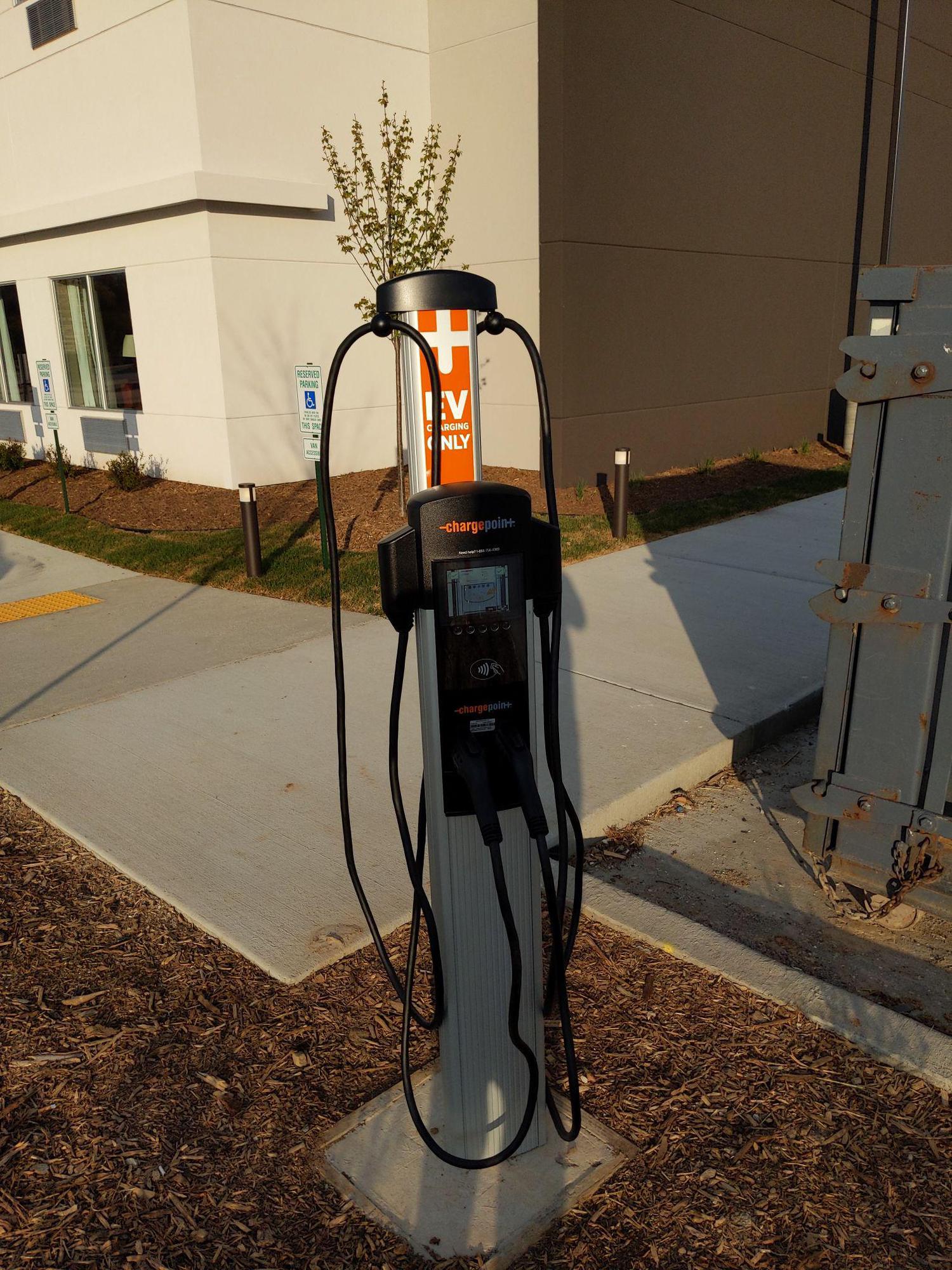 Best Western Plus | Jefferson, WI | EV Station