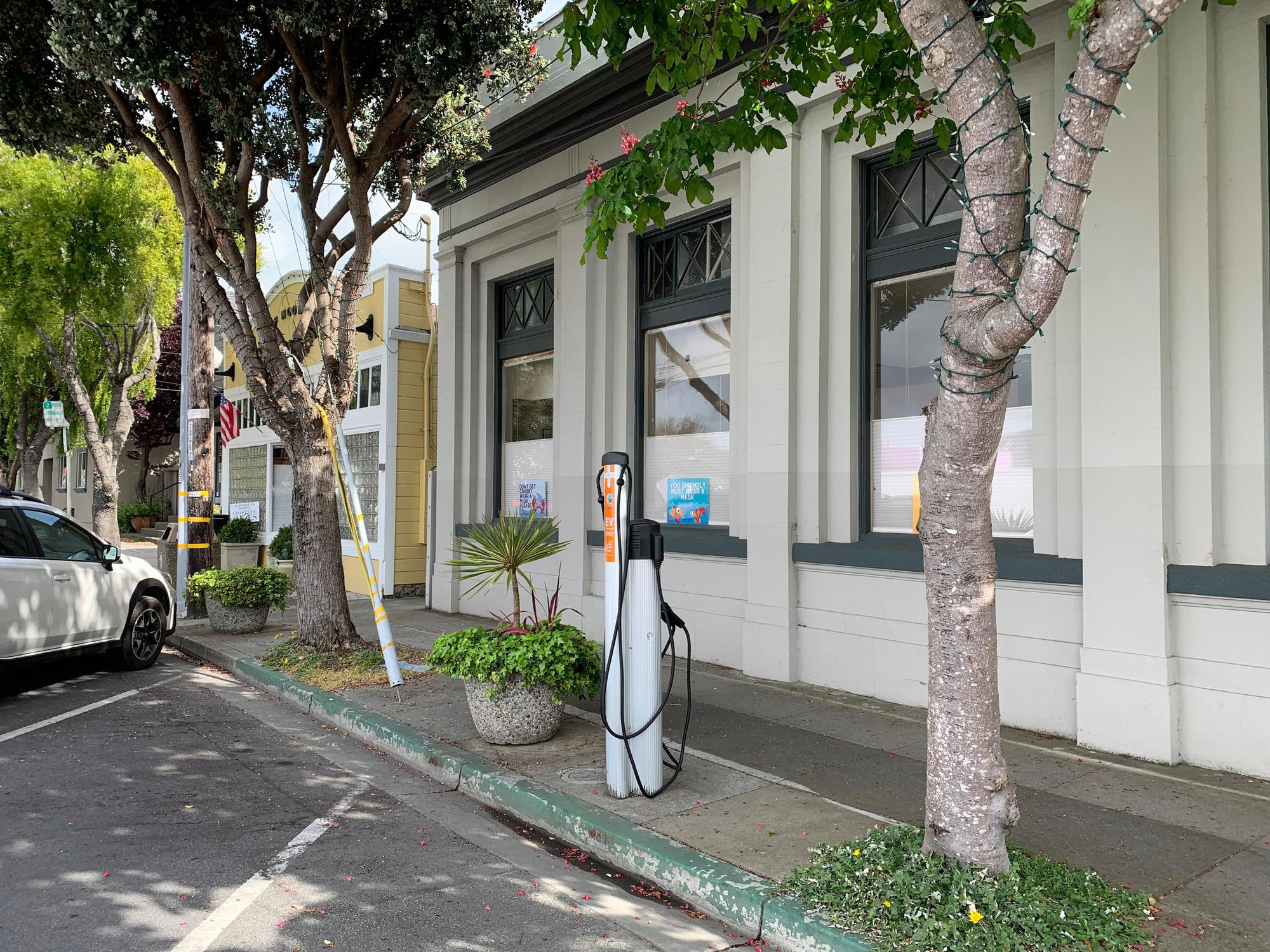 Half Moon Bay City Hall | Half Moon Bay, CA | EV Station