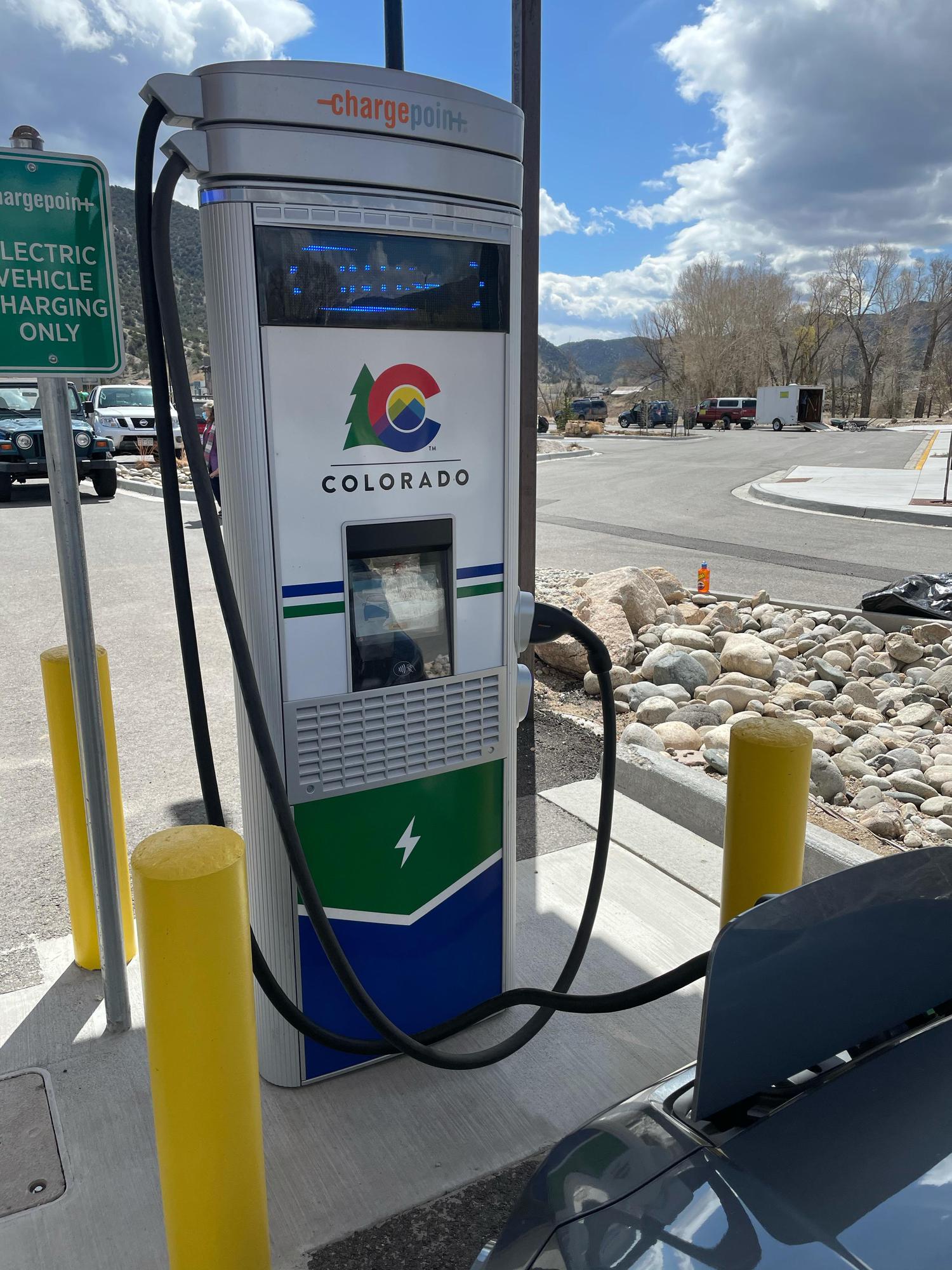 Mojo’s Eatery | Salida, CO | EV Station