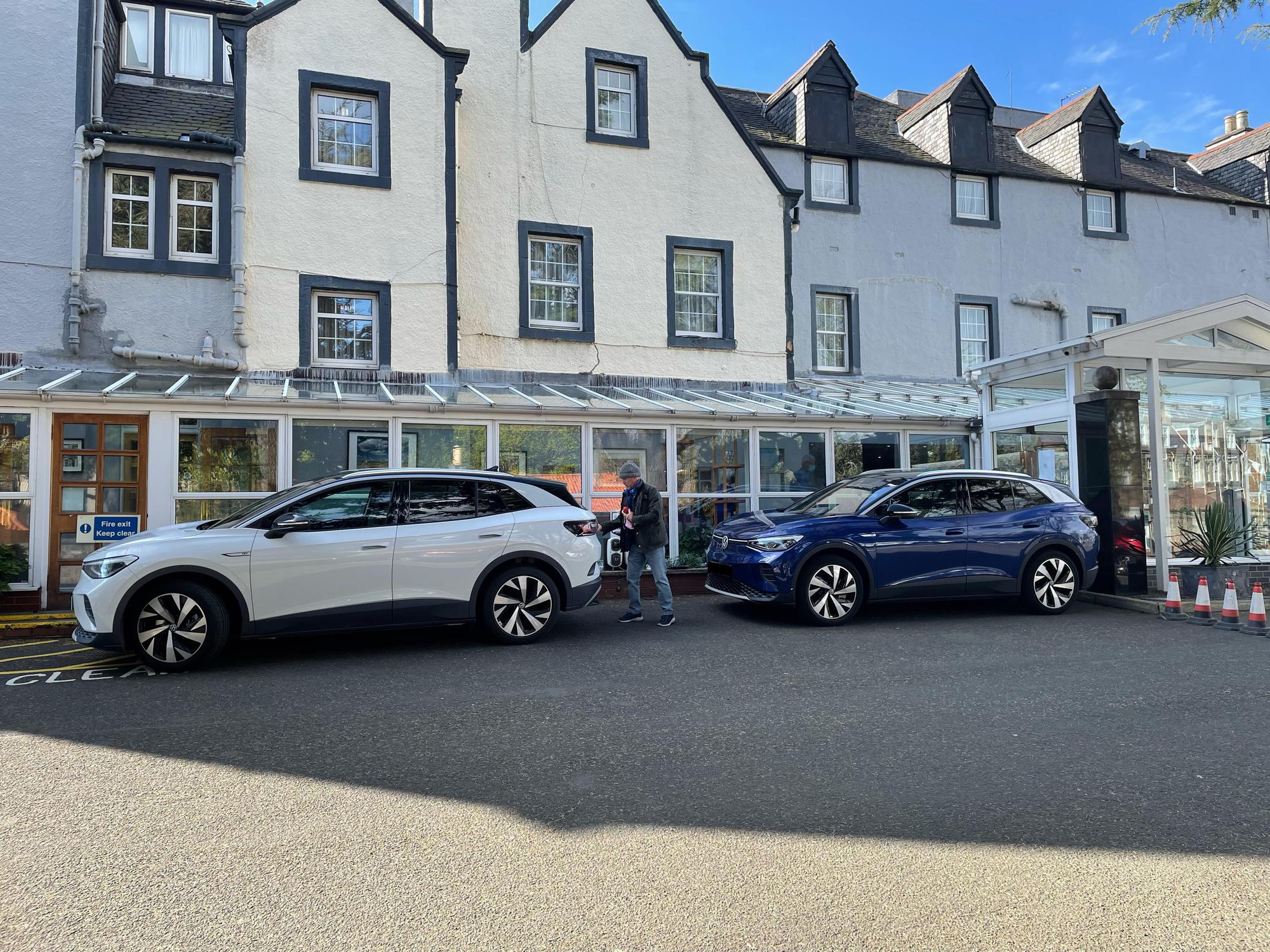 Kings Manor Hotel | Edinburgh, Scotland | EV Station