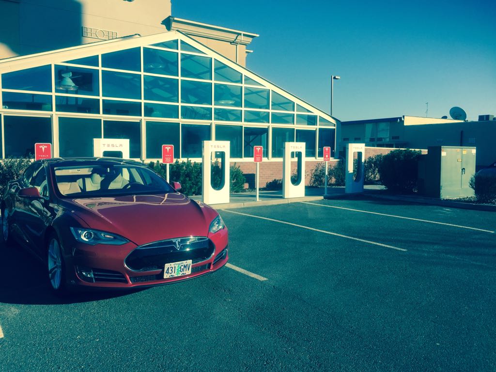 Holiday Inn Express Ellensburg (2) | Ellensburg, WA | EV Station