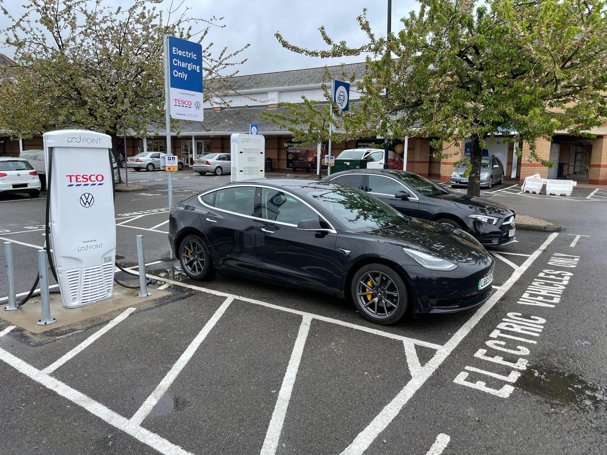Tesco Extra Bulls Bridge | Hounslow, England | EV Station