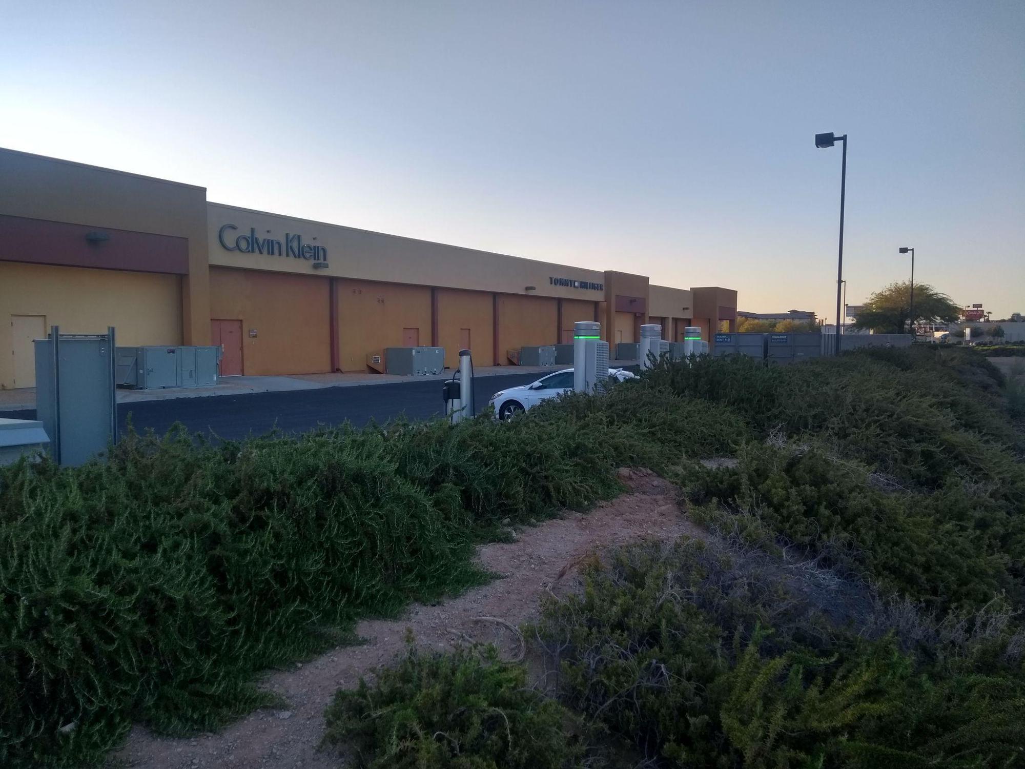 The Outlets at Barstow (1) | Barstow, CA | EV Station