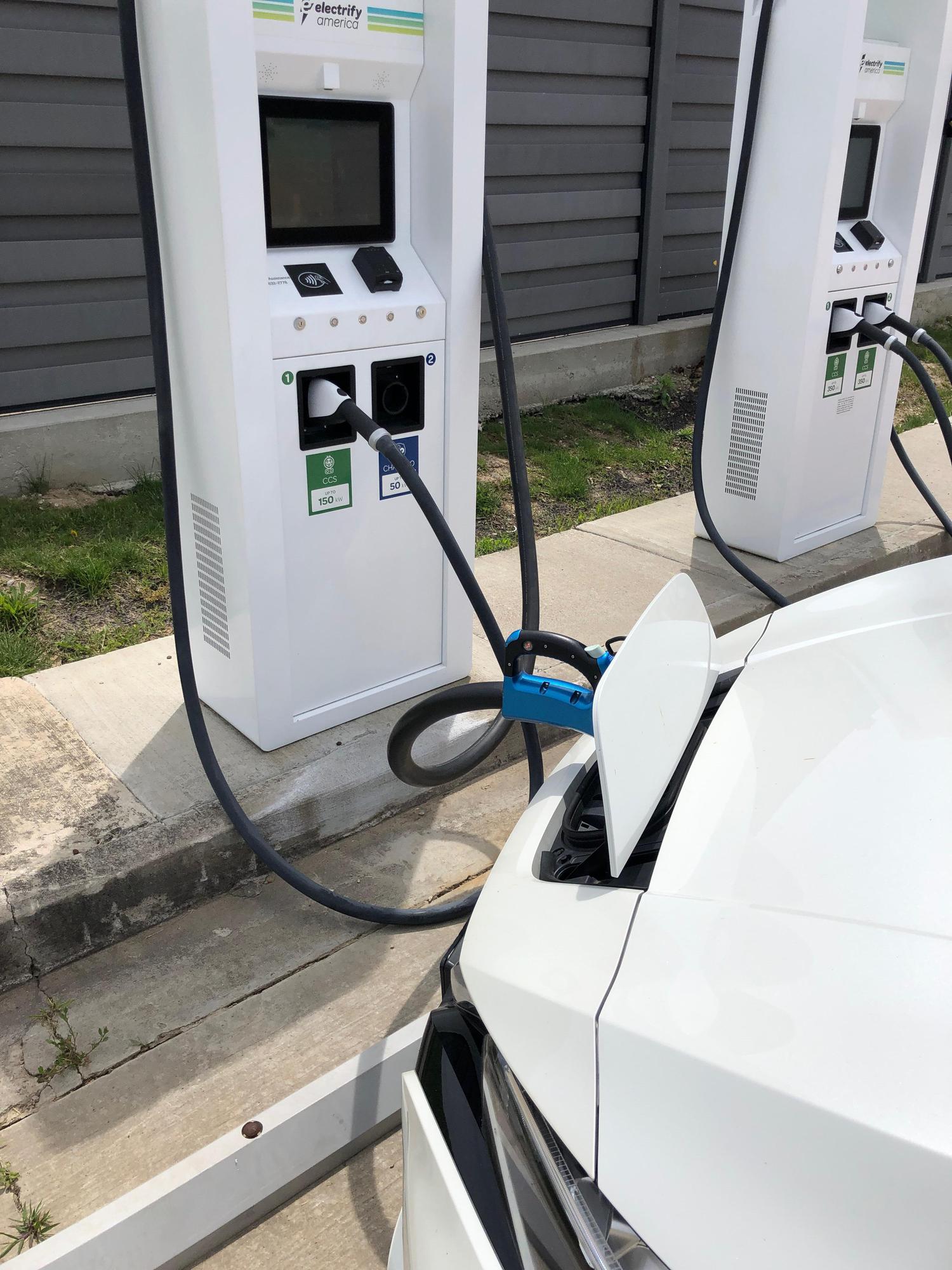 Walmart Supercenter | Boonville, MO | EV Station