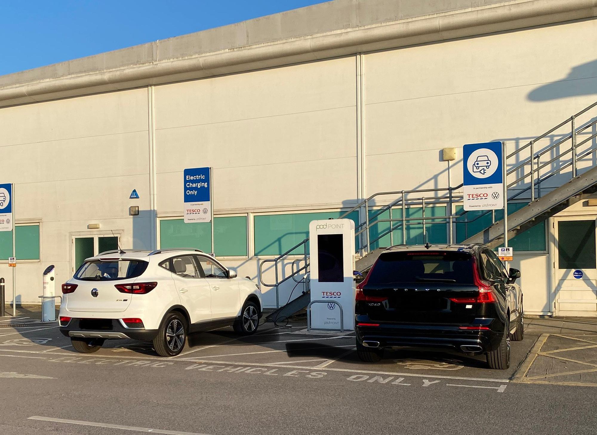 Tesco Extra Addlestone | 117 Station Rd, Addlestone, KT15 2AS, United ...