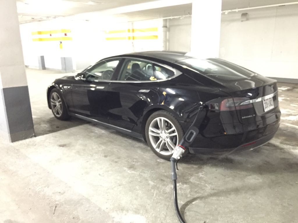 UWM - EMS Garage | Milwaukee, WI | EV Station