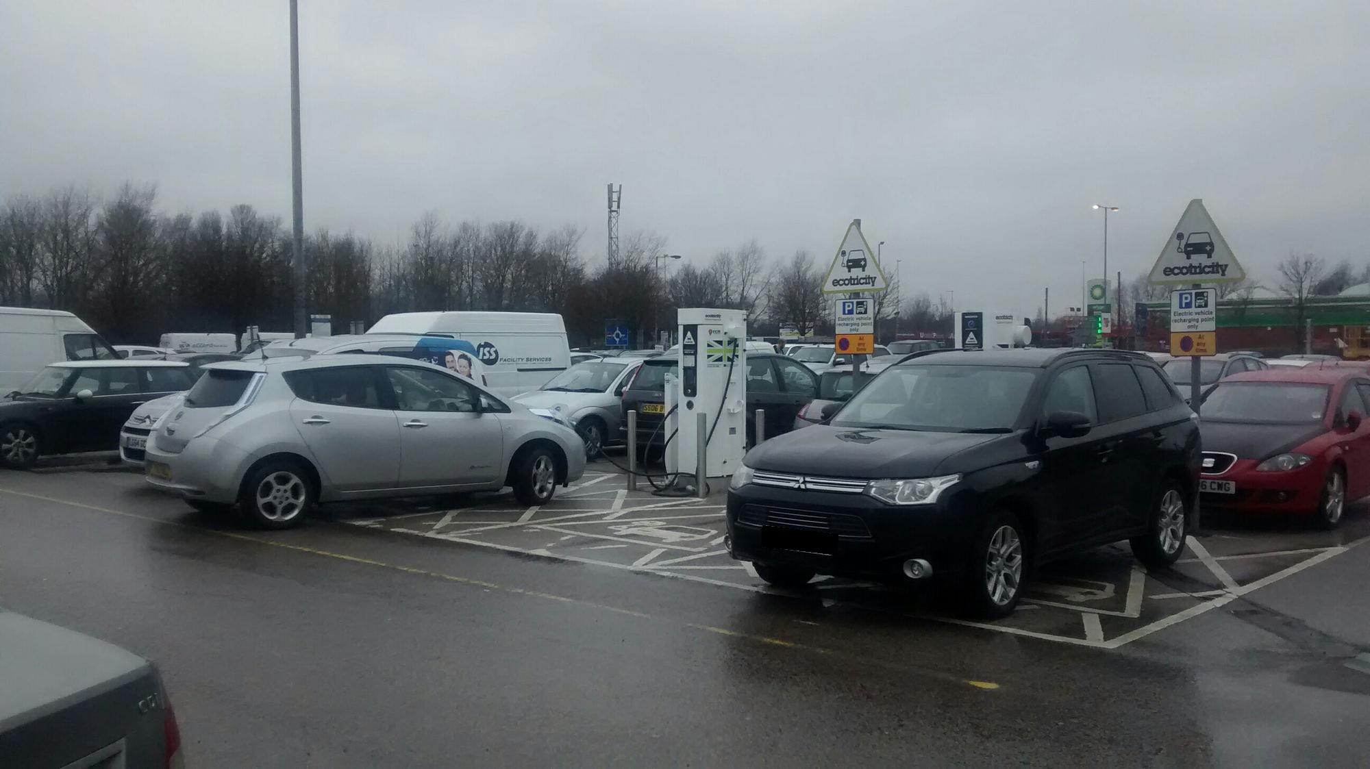 Lymm Services M6 / M56 (1) | Lymm, England | EV Station