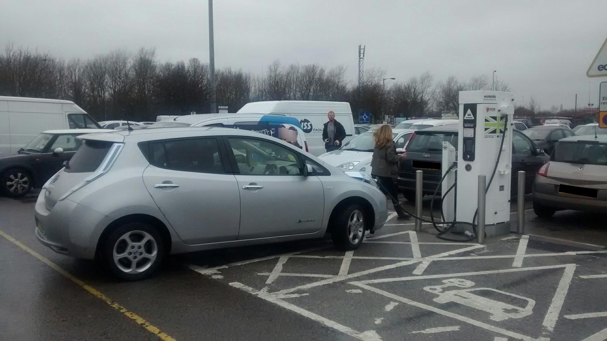 Lymm Services M6 / M56 (1) | Lymm, England | EV Station