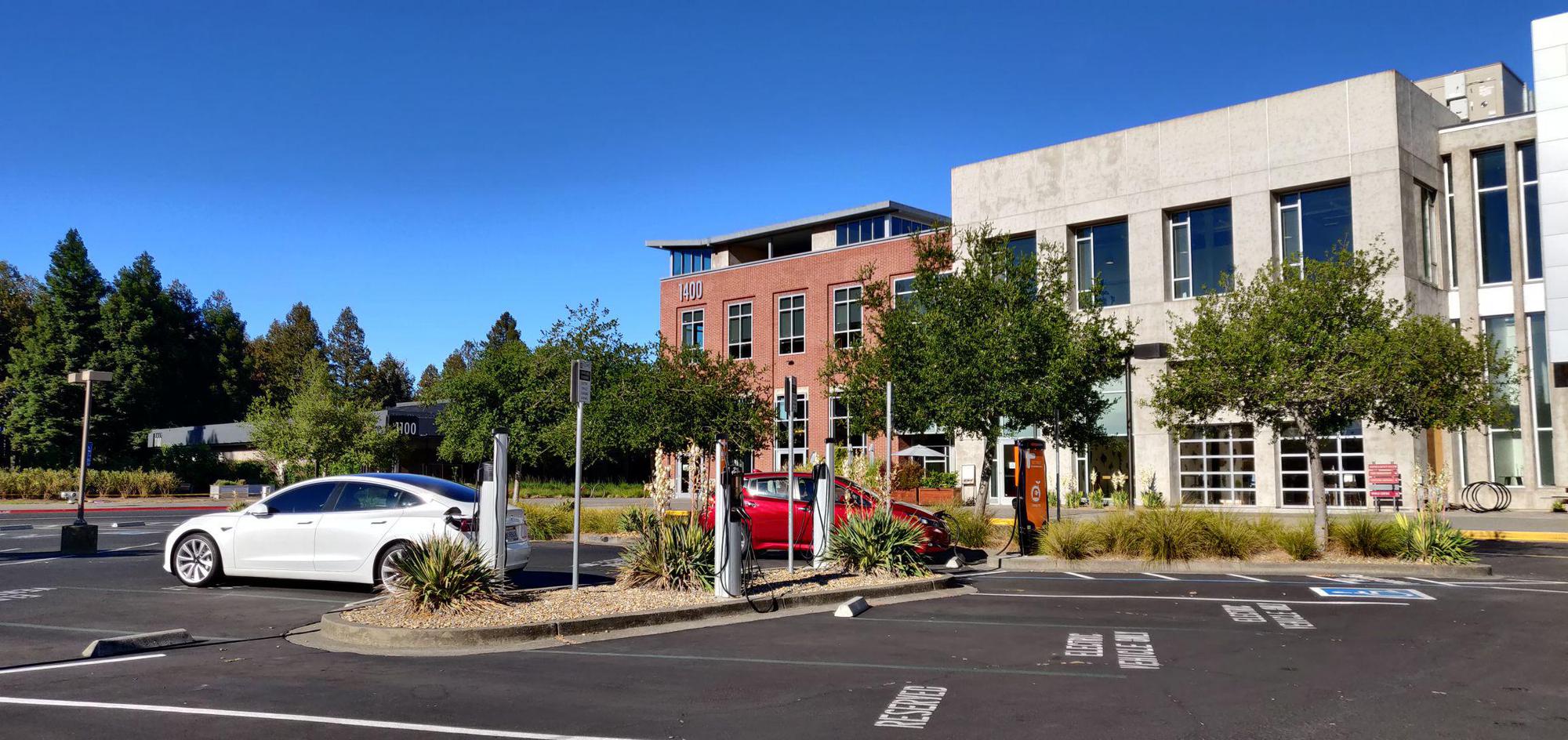 SOMO Village - 1400 East | Rohnert Park, CA | EV Station