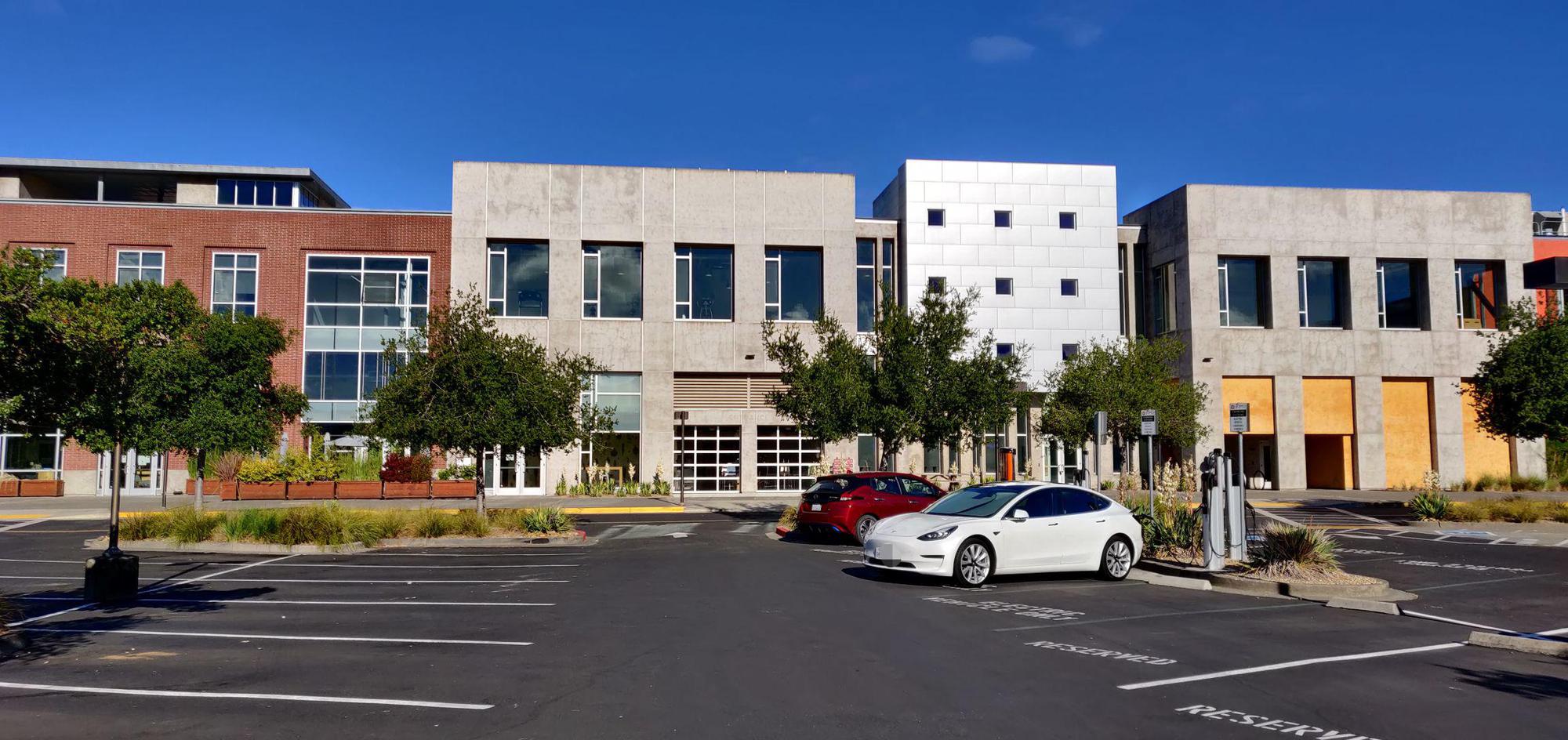 SOMO Village - 1400 East | Rohnert Park, CA | EV Station