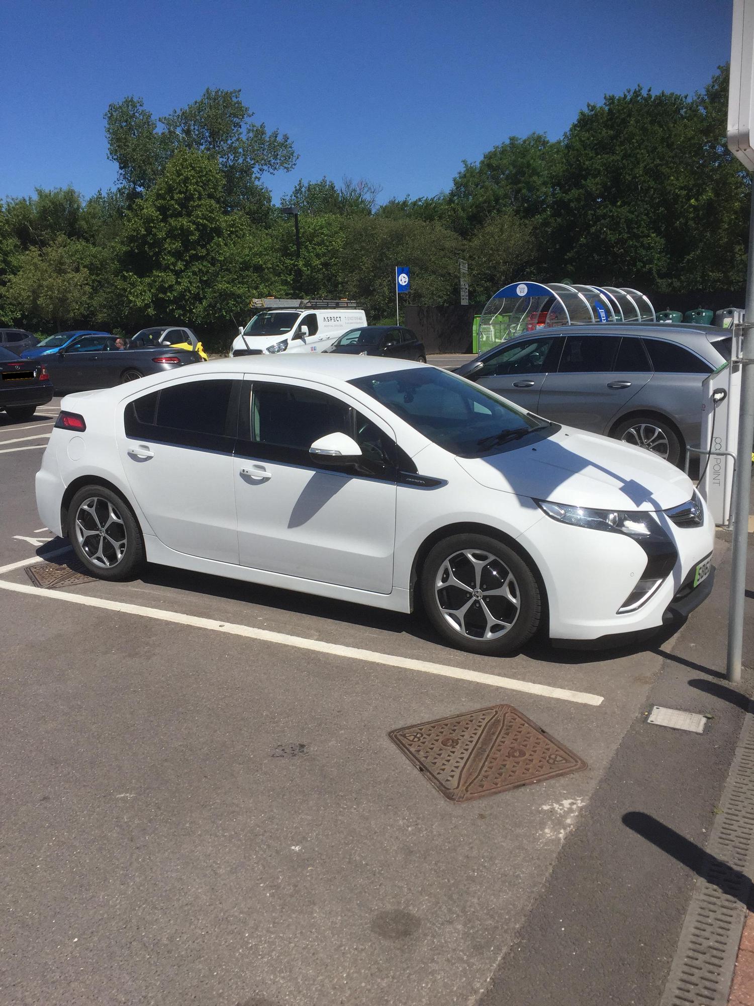 Tesco Superstore Wokingham | 78 Finchampstead Rd, Wokingham, RG40 2NS ...