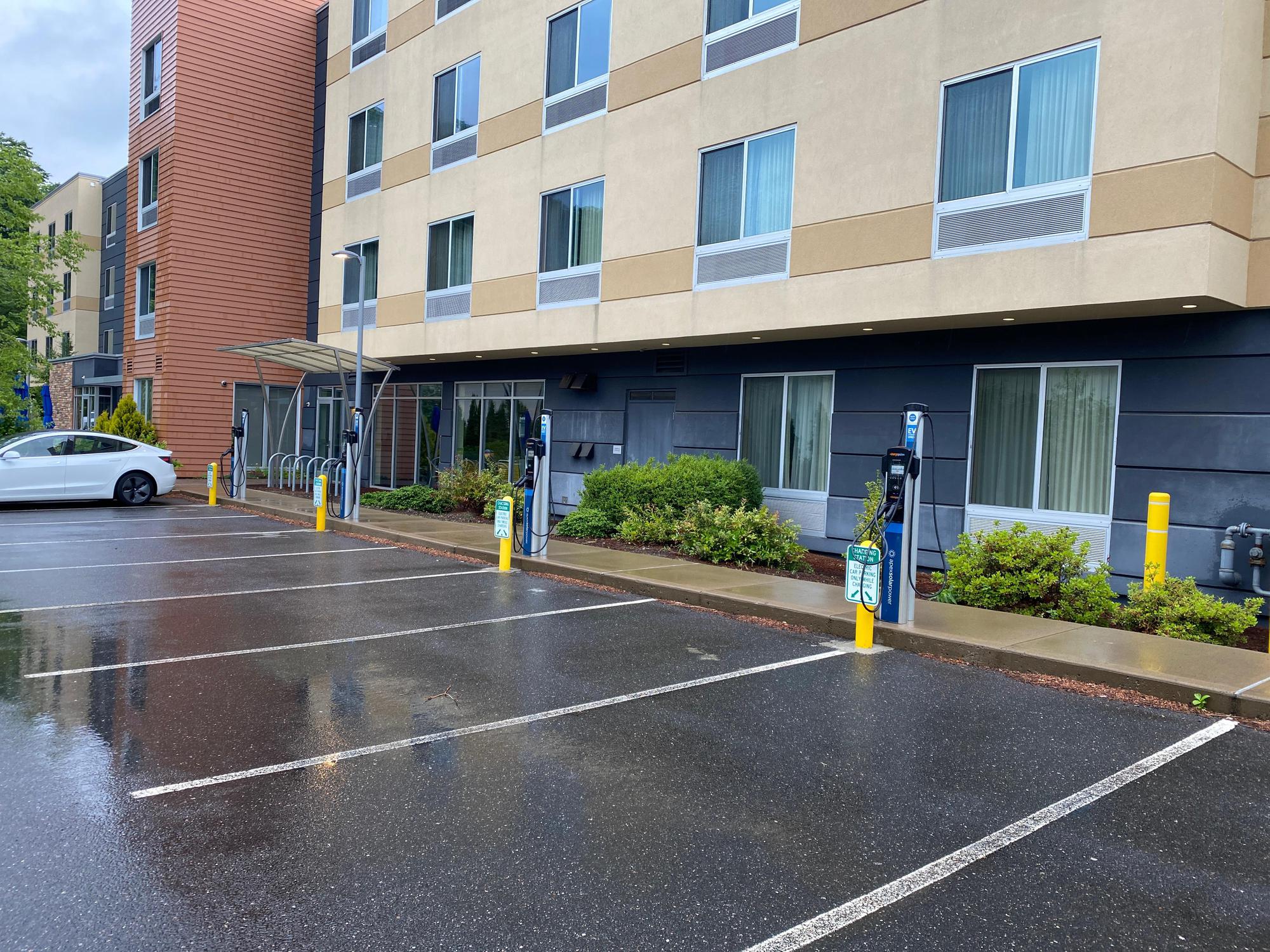 Fairfield Inn & Suites by Marriott | Northampton, MA | EV Station