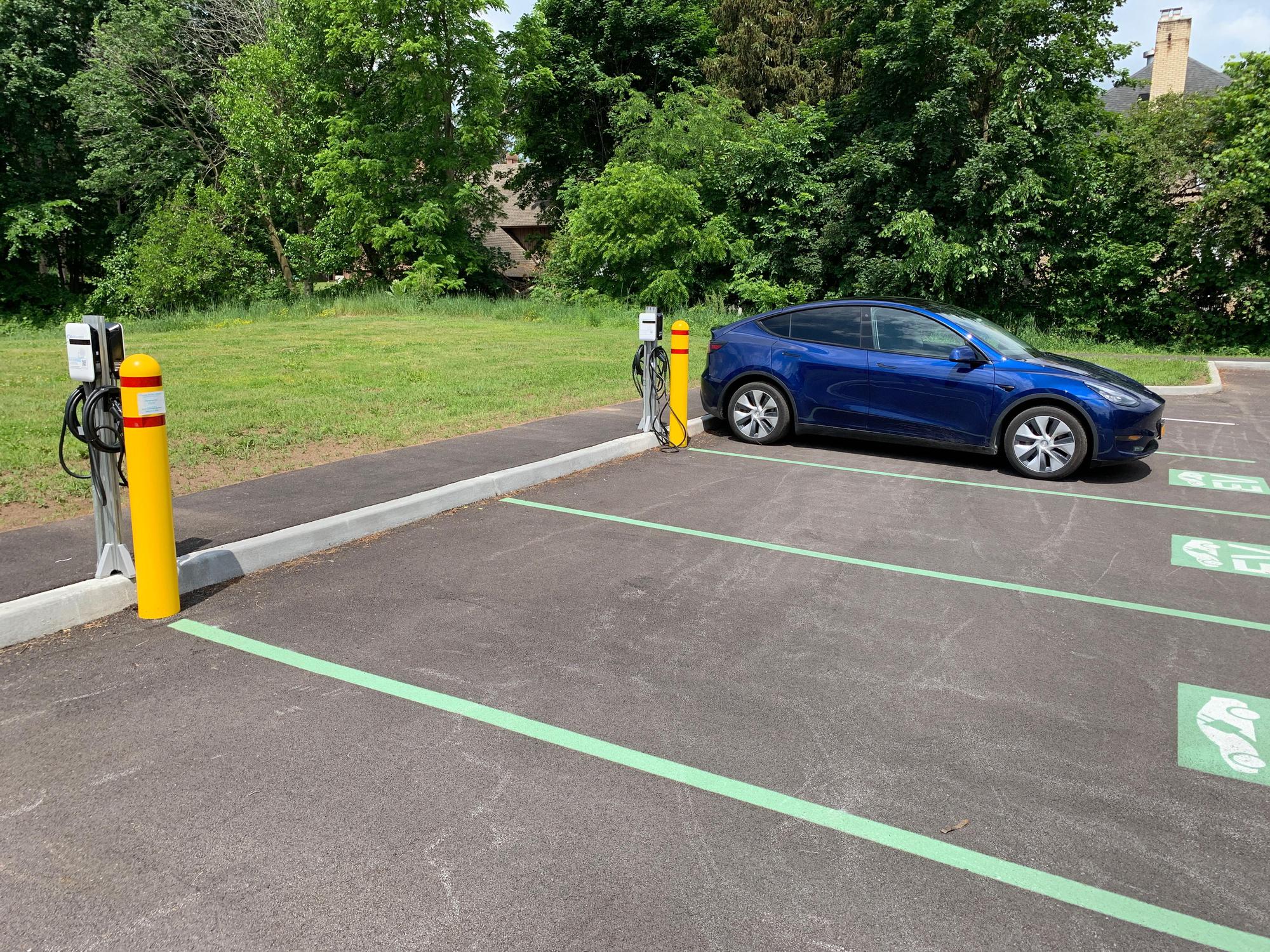 Oneida Public Library | Oneida, NY | EV Station