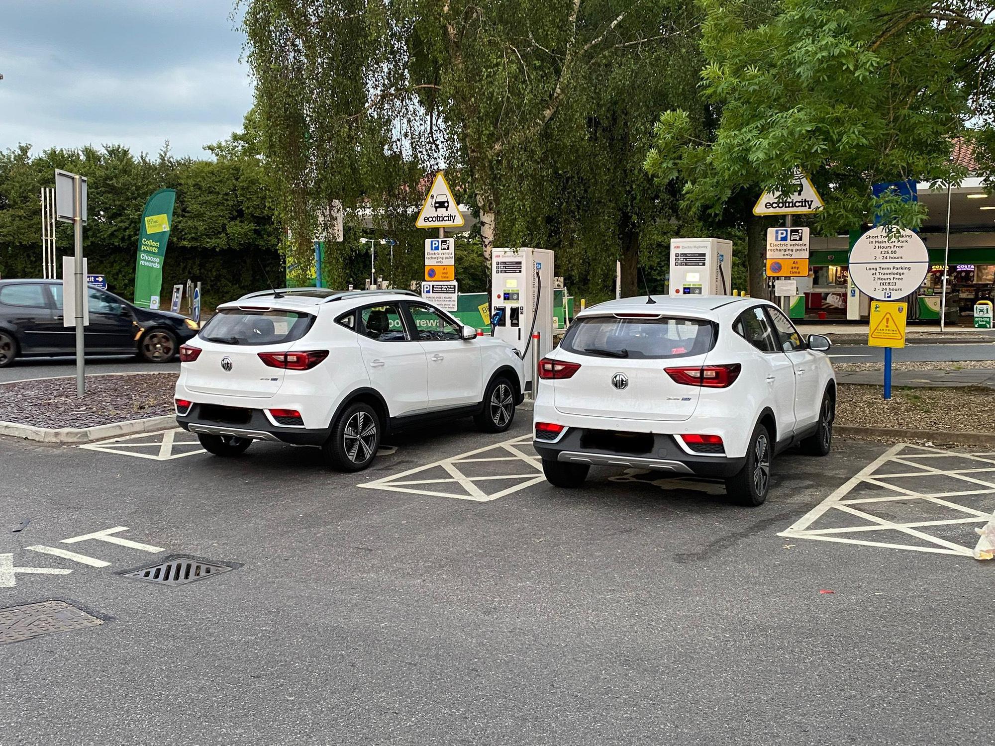 Chieveley Services M4/A34 | Moto Services, M4/A34 Motorway Jct 13 ...