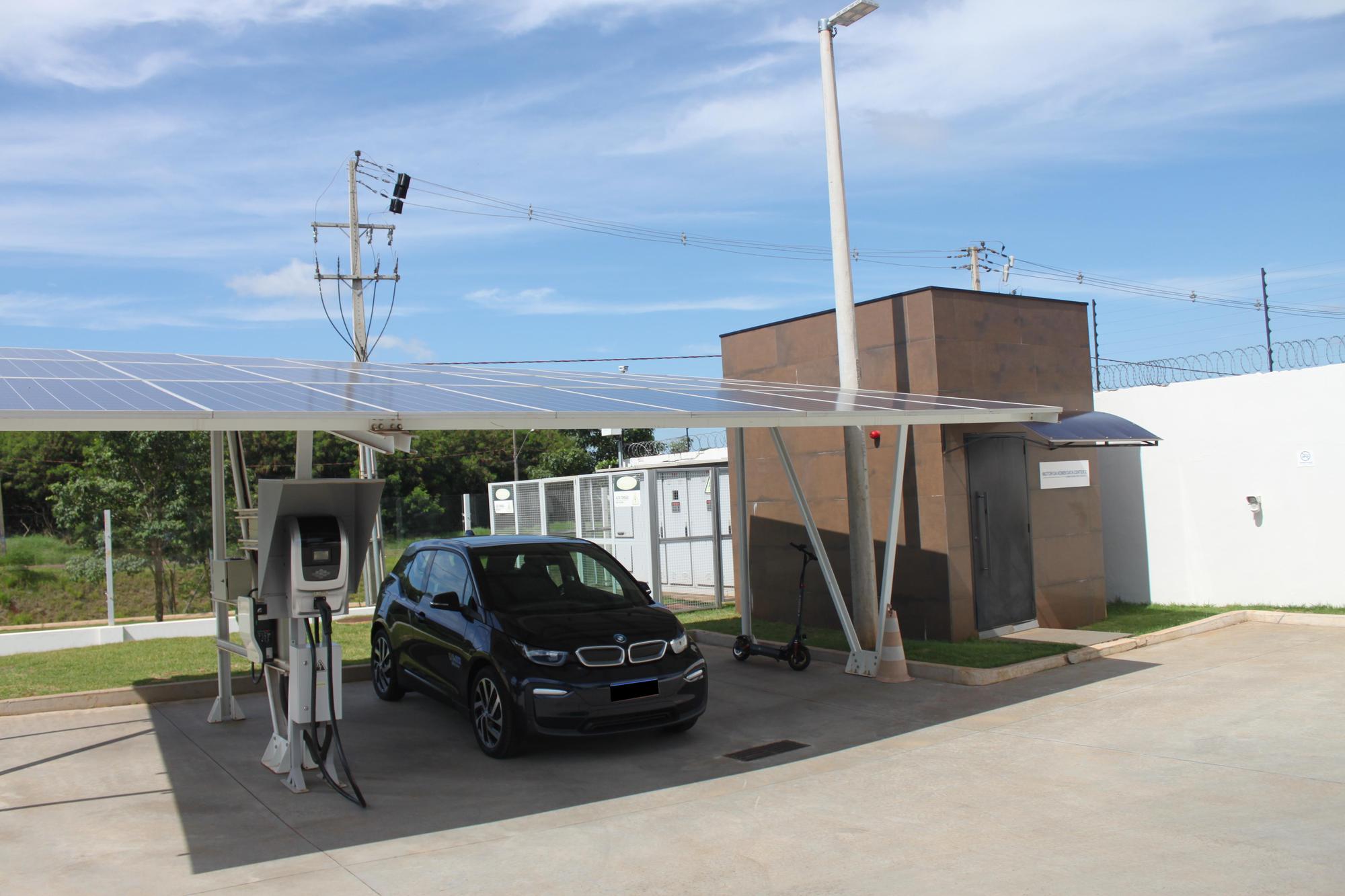 Aldo Solar by Descarbonize | Maringá, PR | EV Station