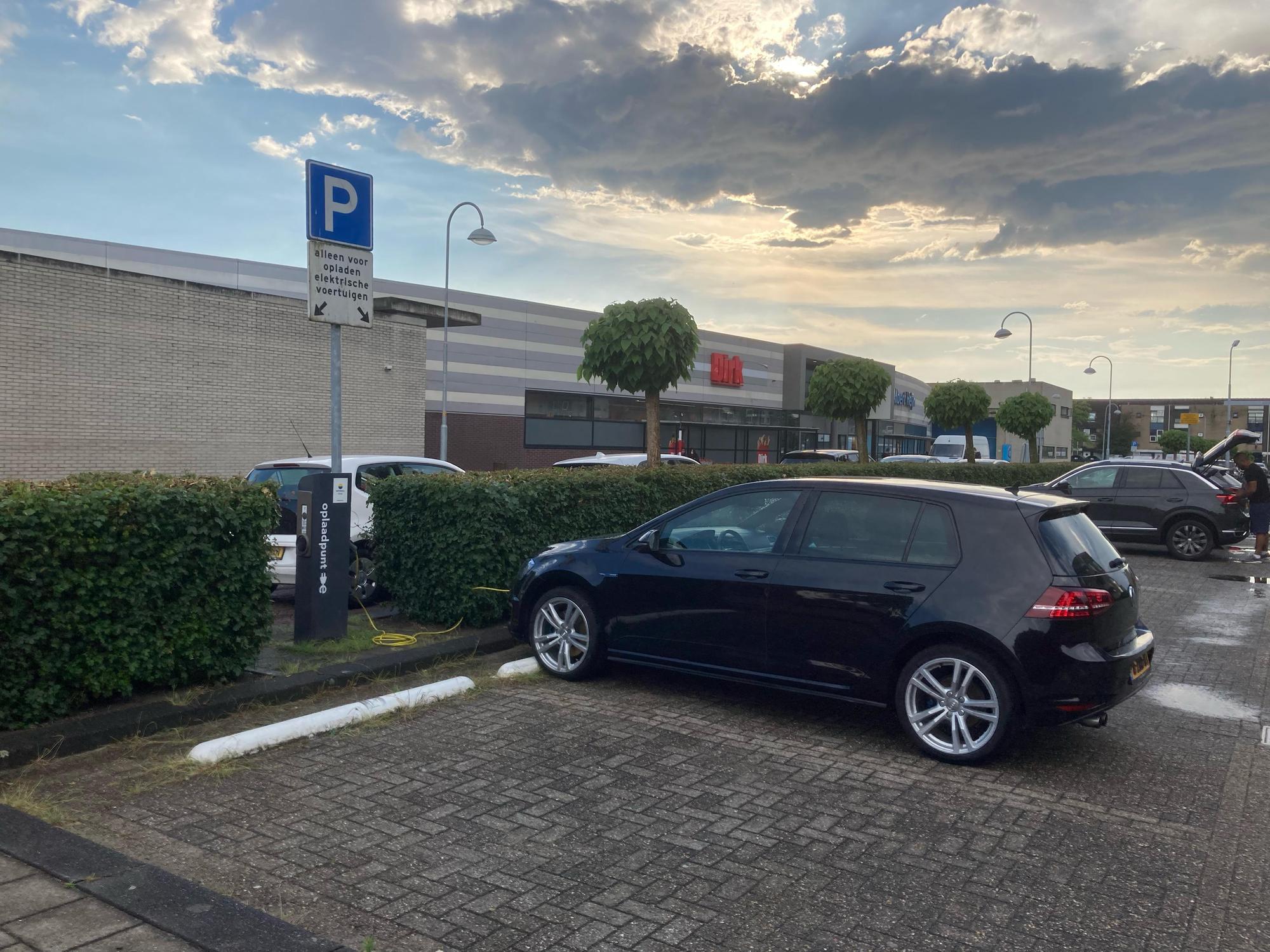 Shopping Toolenburg - Blokker Hoofddorp Markenburg | Hoofddorp, NH | EV ...