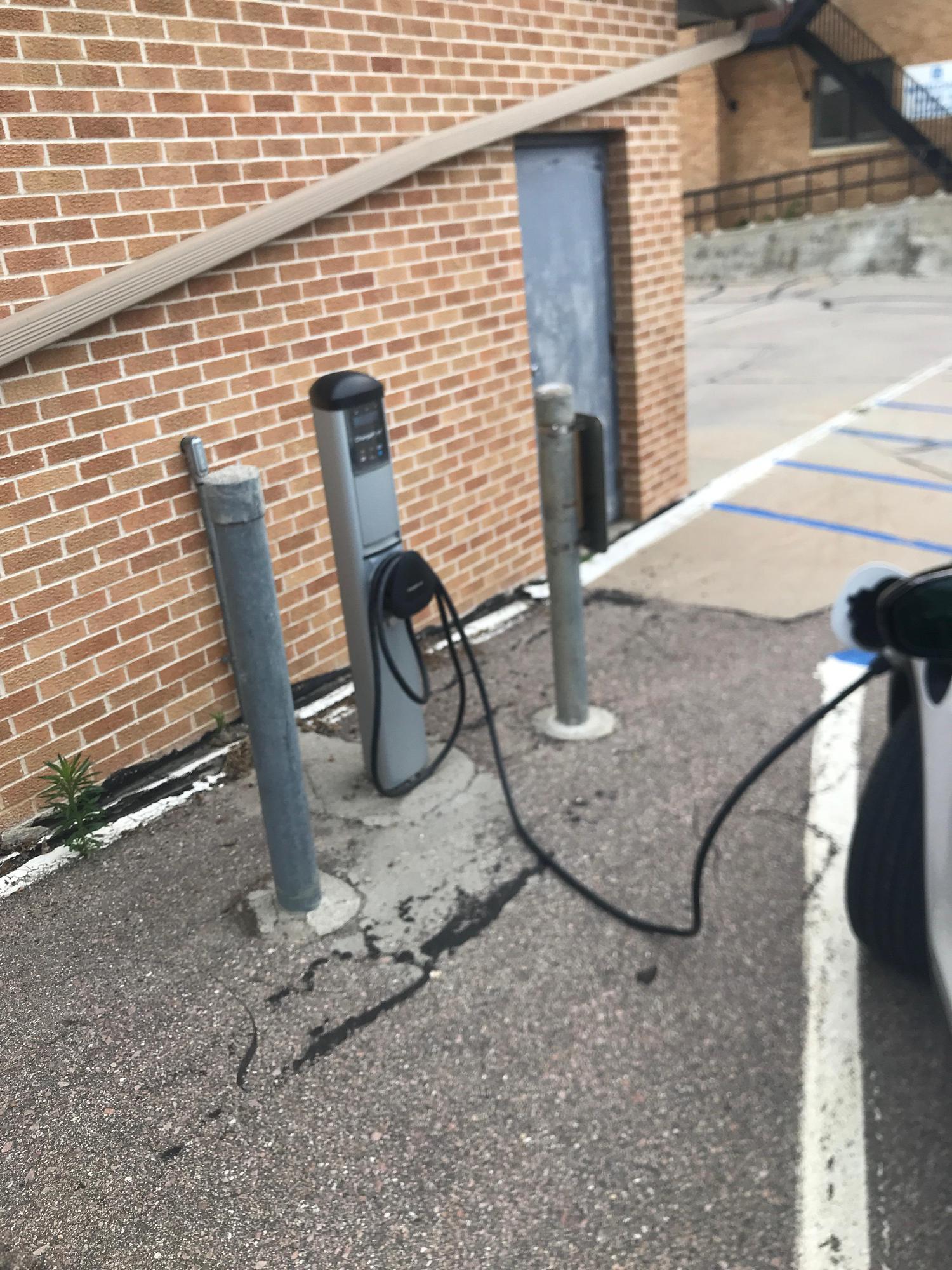 Wayne City Hall | Wayne, NE | EV Station