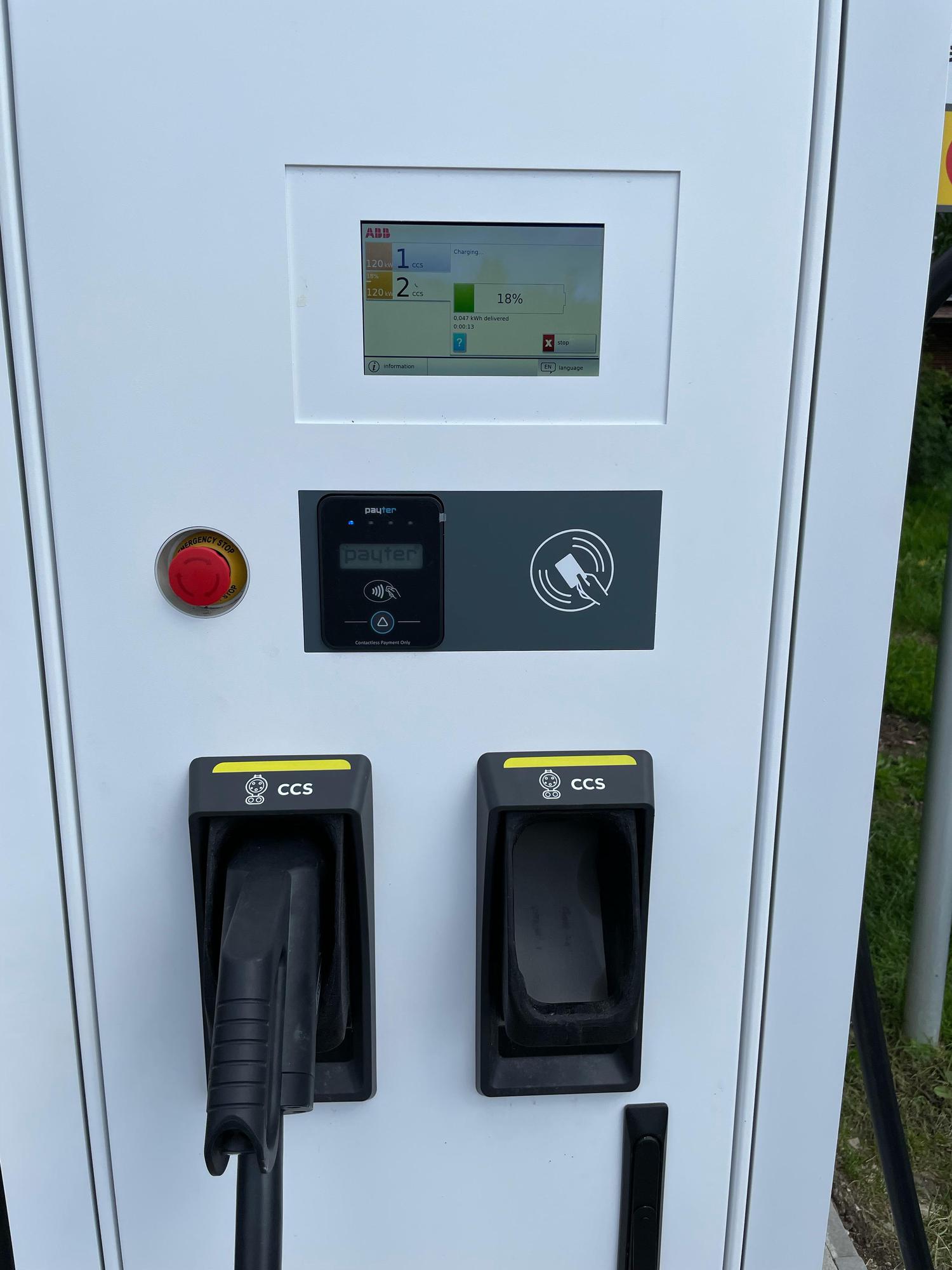 Clacket Lane Westbound Services M25 | Tatsfield, England | EV Station