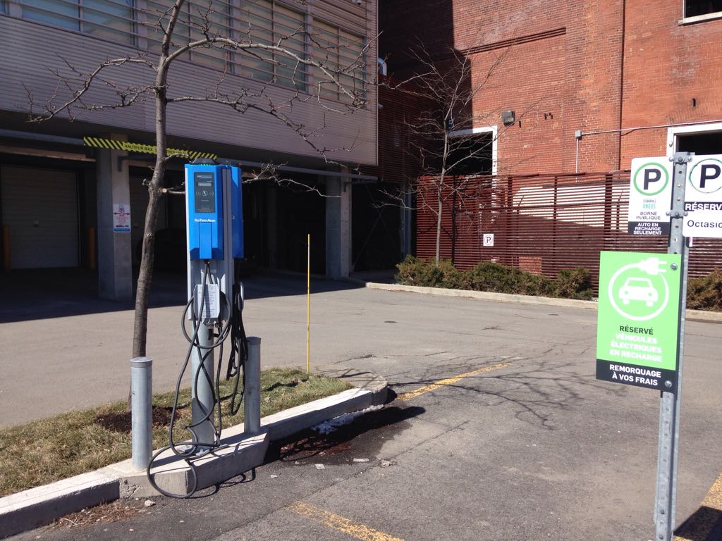 Clinique Médicale Angus | Montréal, QC | EV Station