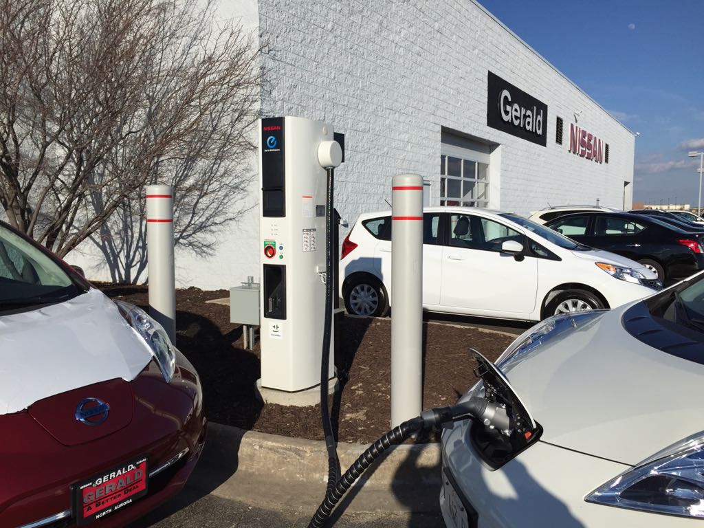 Gerald Nissan of North Aurora - Service | North Aurora, IL | EV Station