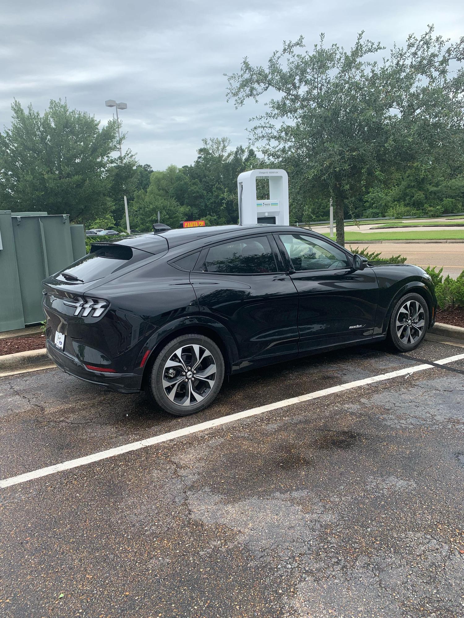 Hammond Square - Target | Hammond, LA | EV Station