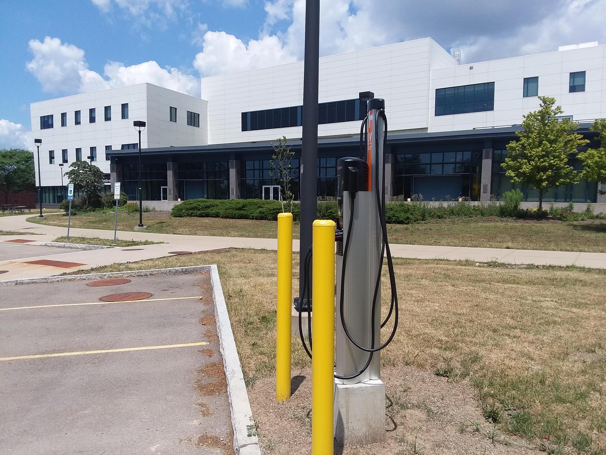 Buffalo State College - Technology Building | Buffalo, NY | EV Station