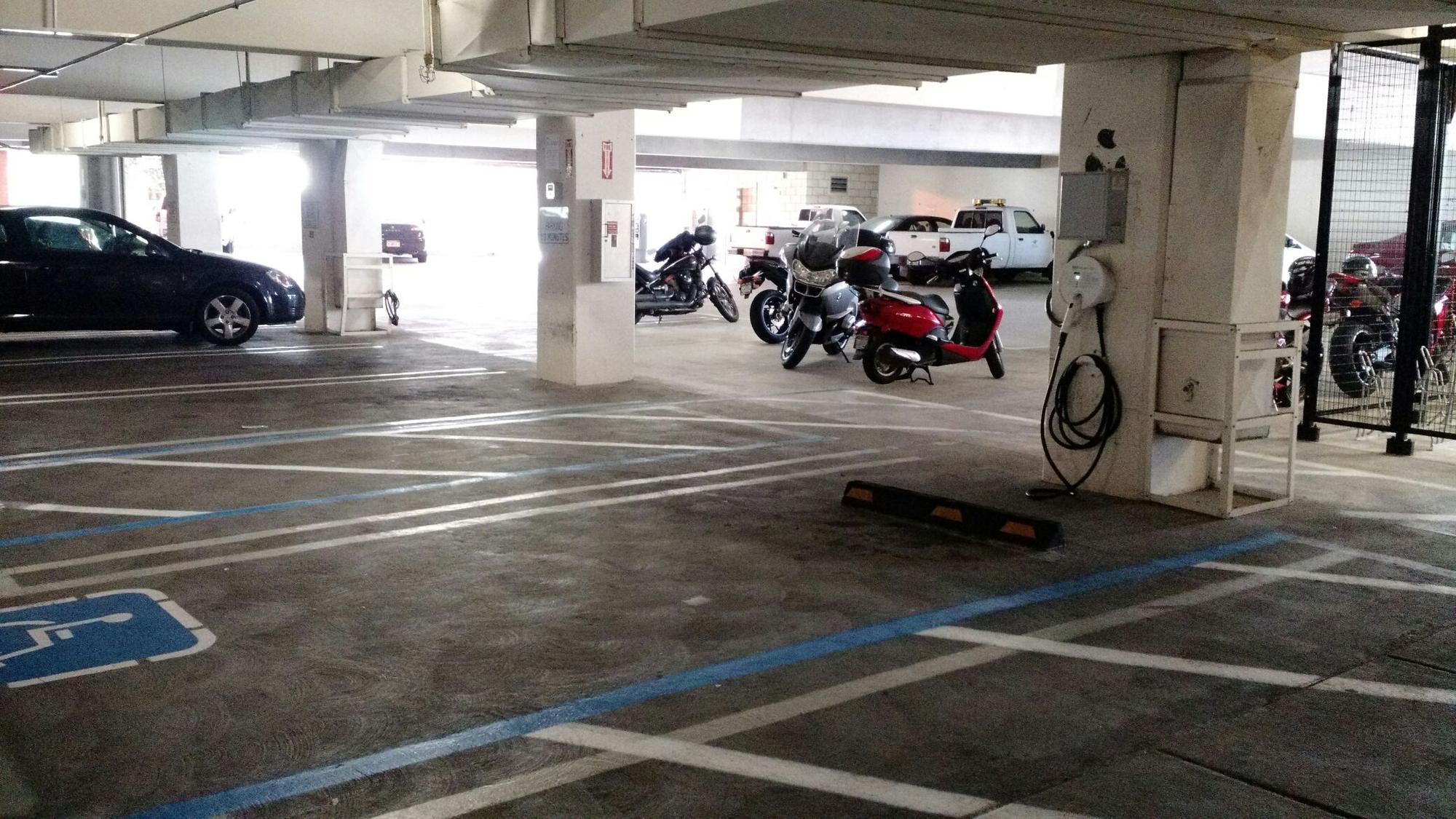 UCSD - Gilman Parking Structure (1) | San Diego, CA | EV Station