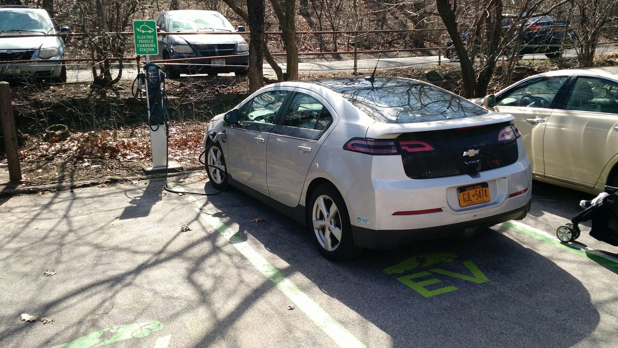 Bronx Zoo - Asia Parking Lot | New York, NY | EV Station