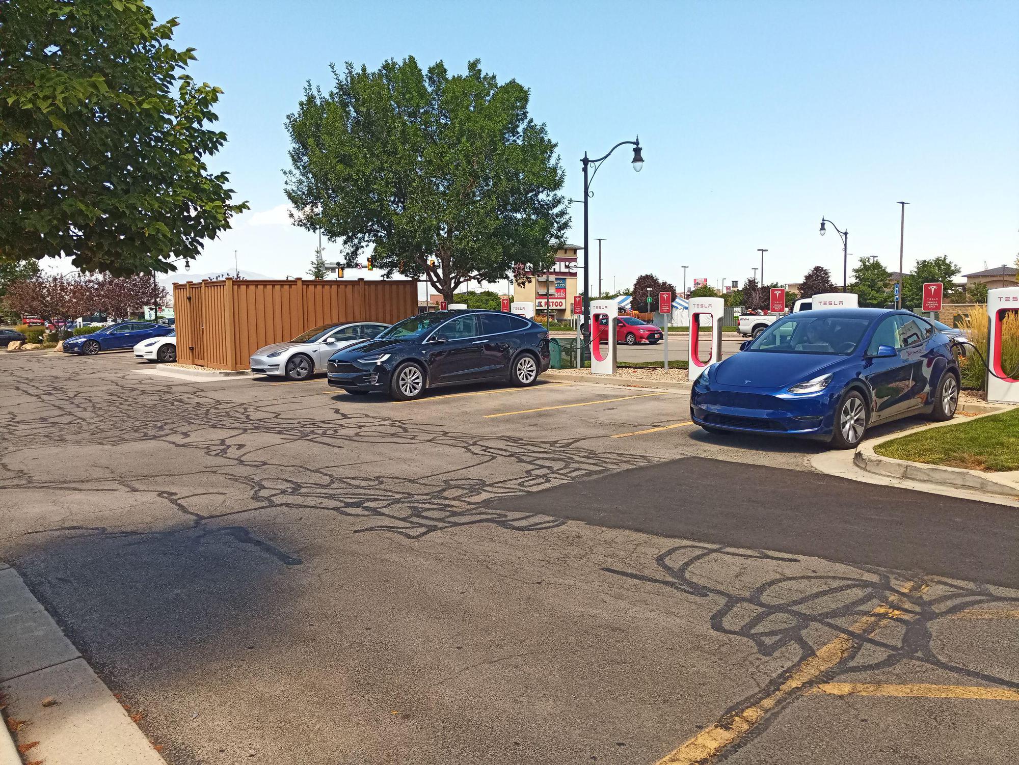 Draper Crossing | Draper, UT | EV Station