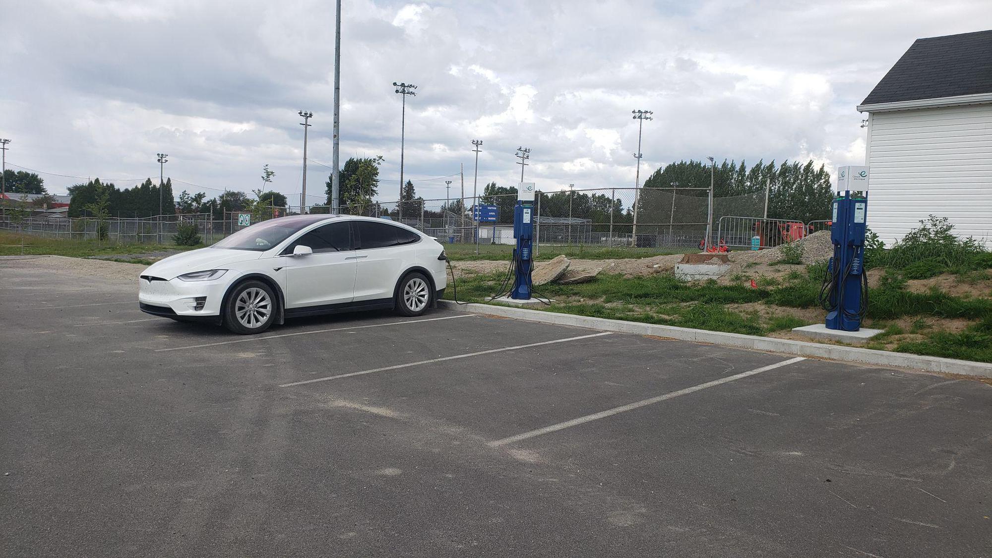 Alma Centre Mario Tremblay | Alma, QC | EV Station