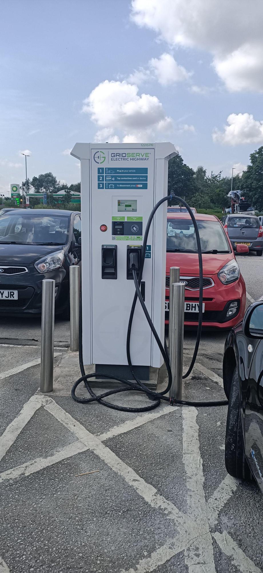 Lymm Services M6 / M56 (1) | Lymm, England | EV Station
