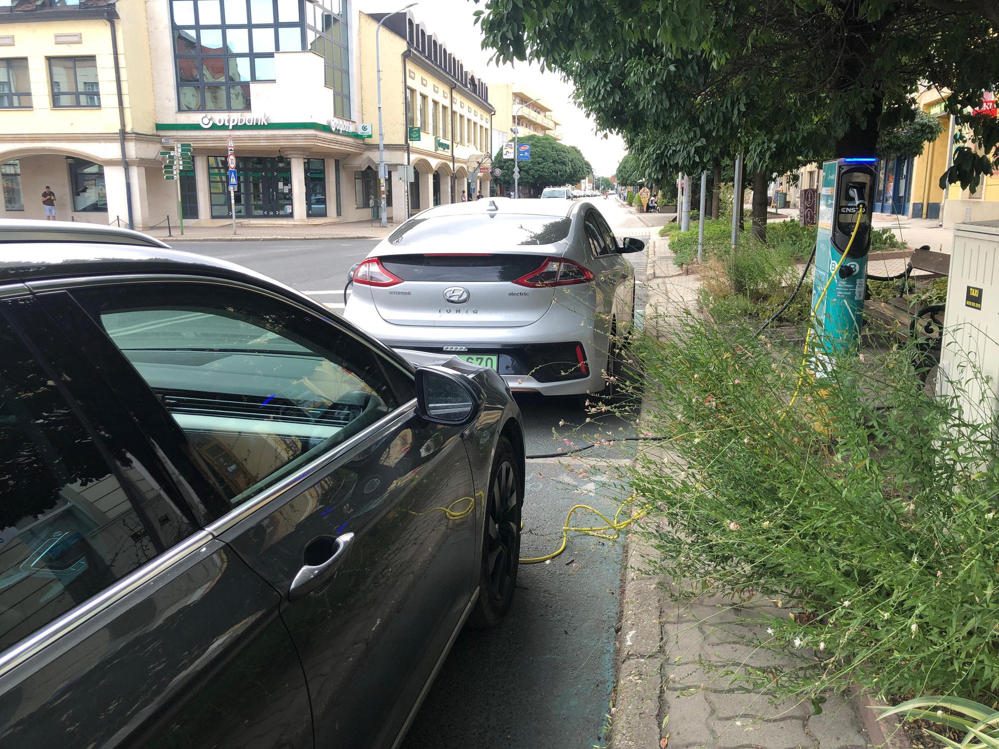 Tapolca, Fő tér, 10052 - Mobiliti | 8300 Tapolca, Fő tér 2. | EV Station