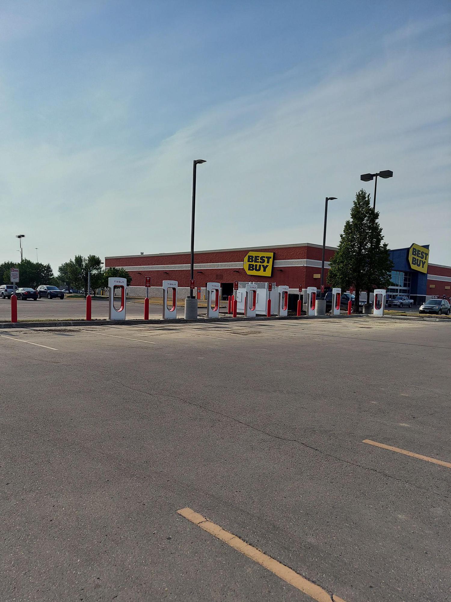 Target (2) | Grand Forks, ND | EV Station