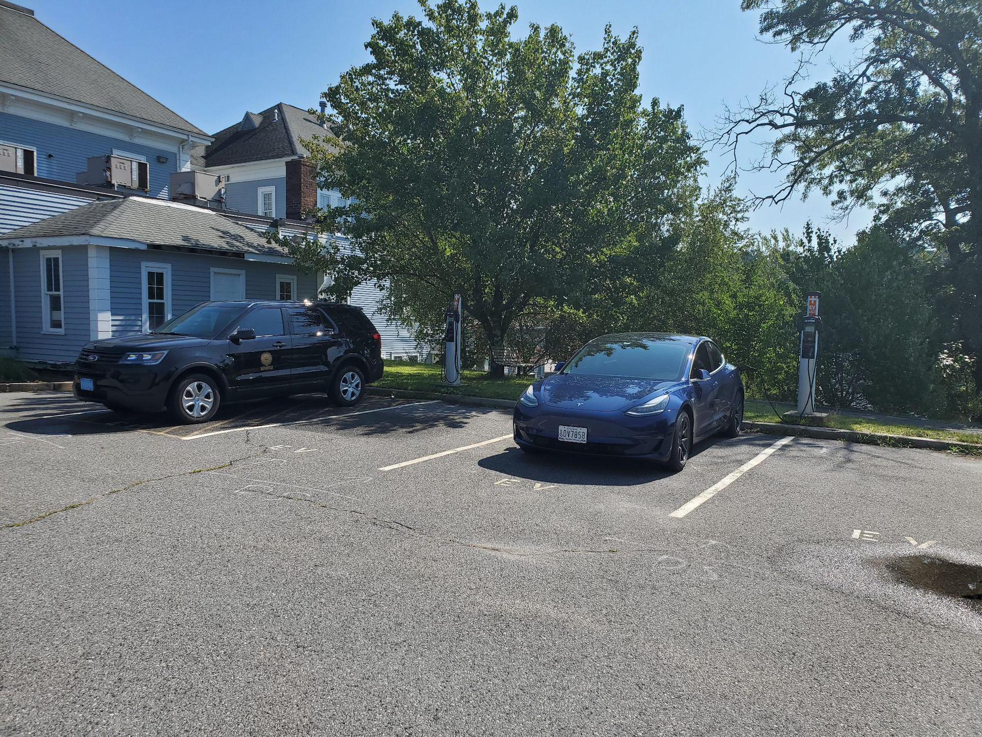 Hanson Town Hall | Hanson, MA | EV Station