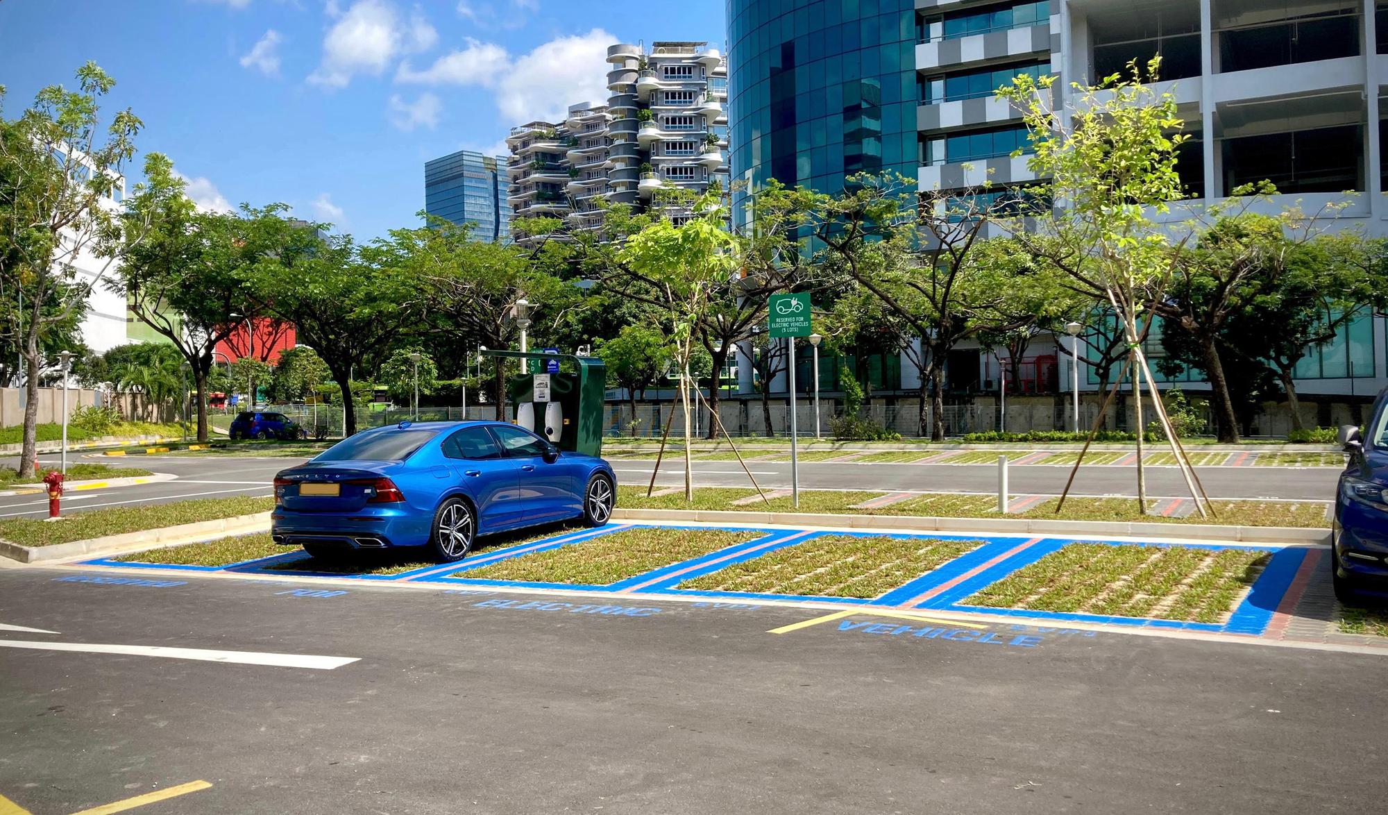 The Chevrons | 48 Boon Lay Way, Singapore 609961 | EV Station