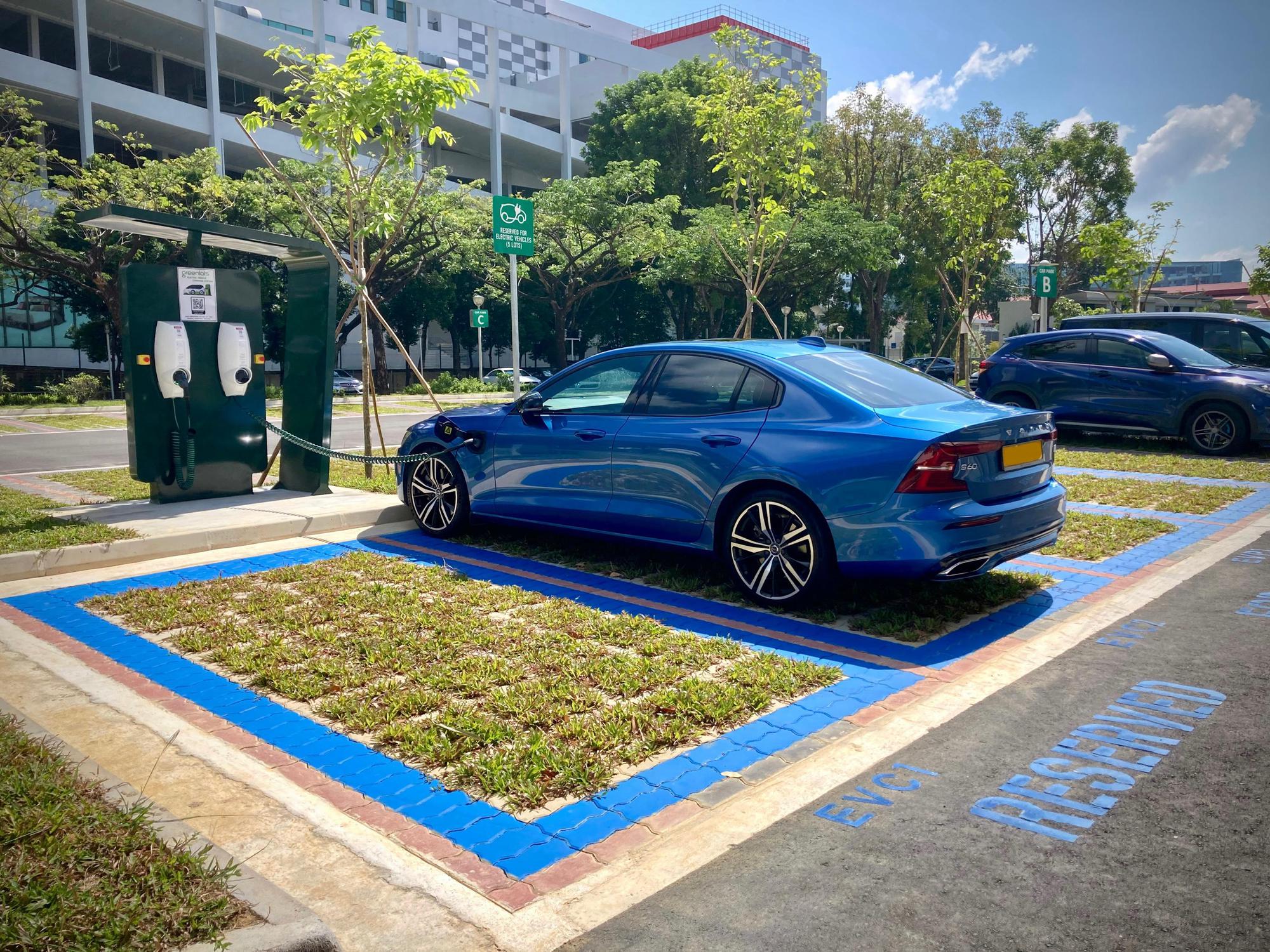 The Chevrons | 48 Boon Lay Way, Singapore 609961 | EV Station
