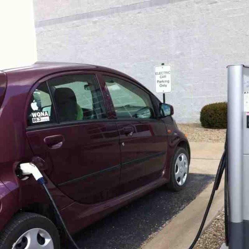Green Kia Subaru | Springfield, IL | EV Station