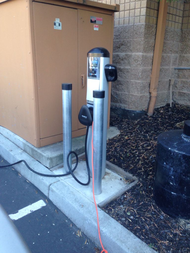 Bridgepoint Apartments | Foster City, CA | EV Station