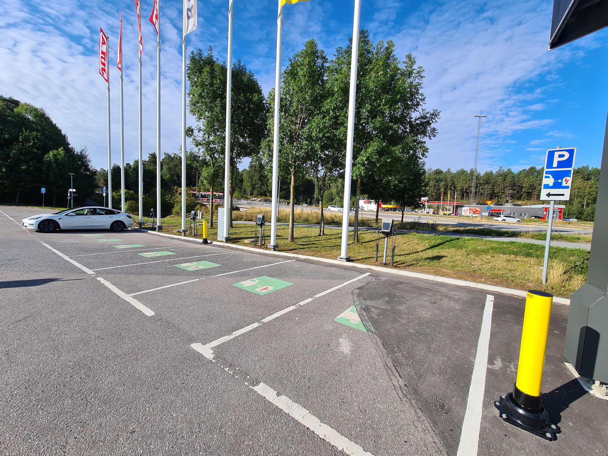 Arninge Centrum (Eways.se) | Saluvägen 4, 187 66 Täby, Sverige | EV Station