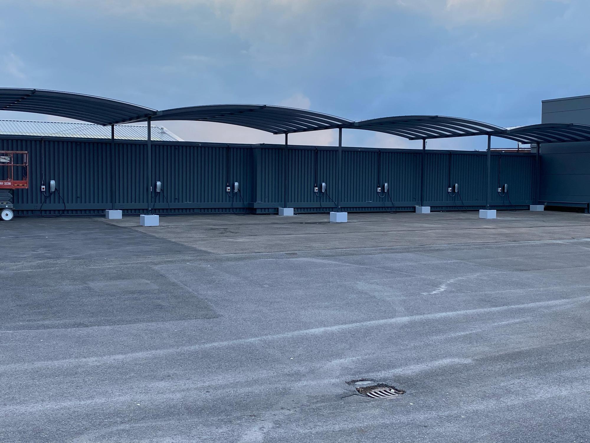 Tesla Centre Reading (2) | 160 Basingstoke Rd, Reading RG2 0HJ, UK | EV ...