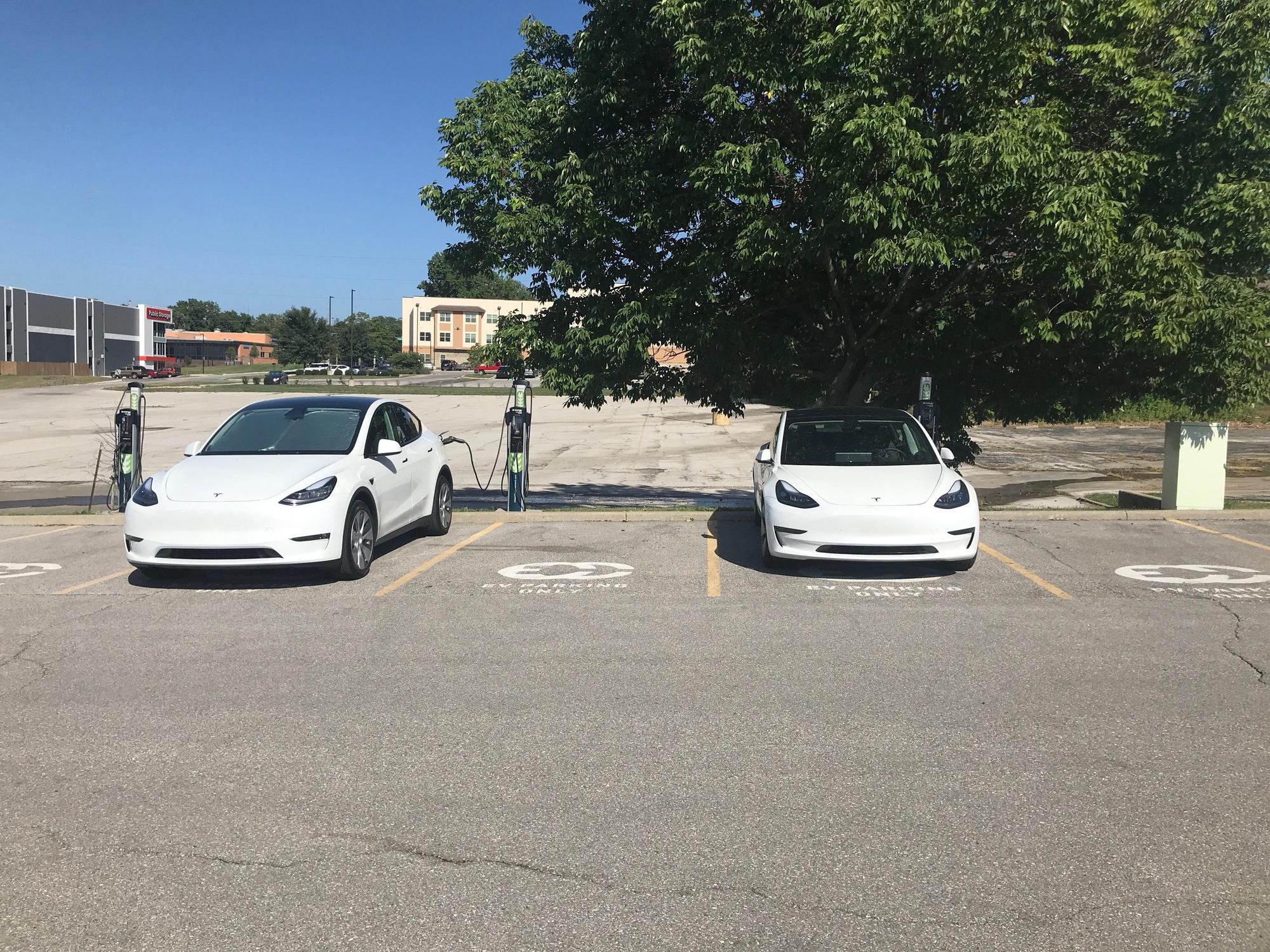 Research Medical Brookside | KCMO, MO | EV Station