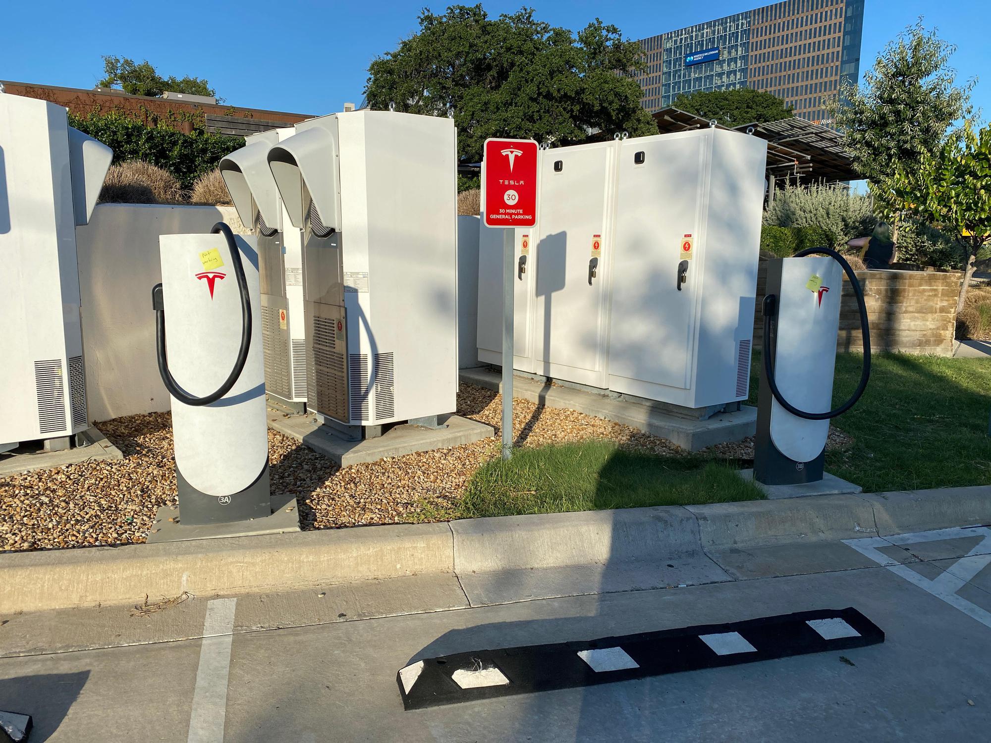 The Hill Shopping Center | Dallas, TX | EV Station