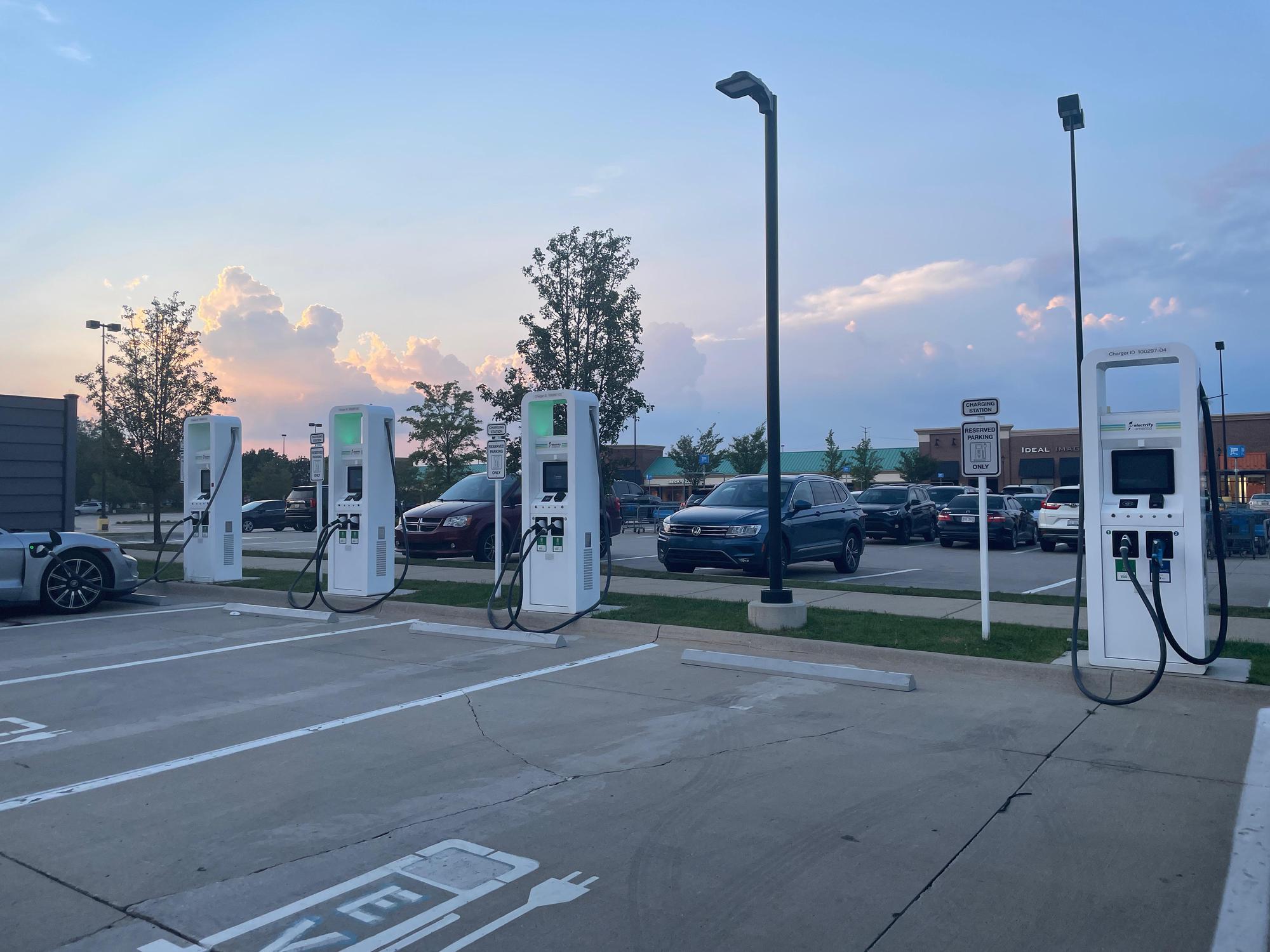 Walmart Supercenter | Novi, MI | EV Station