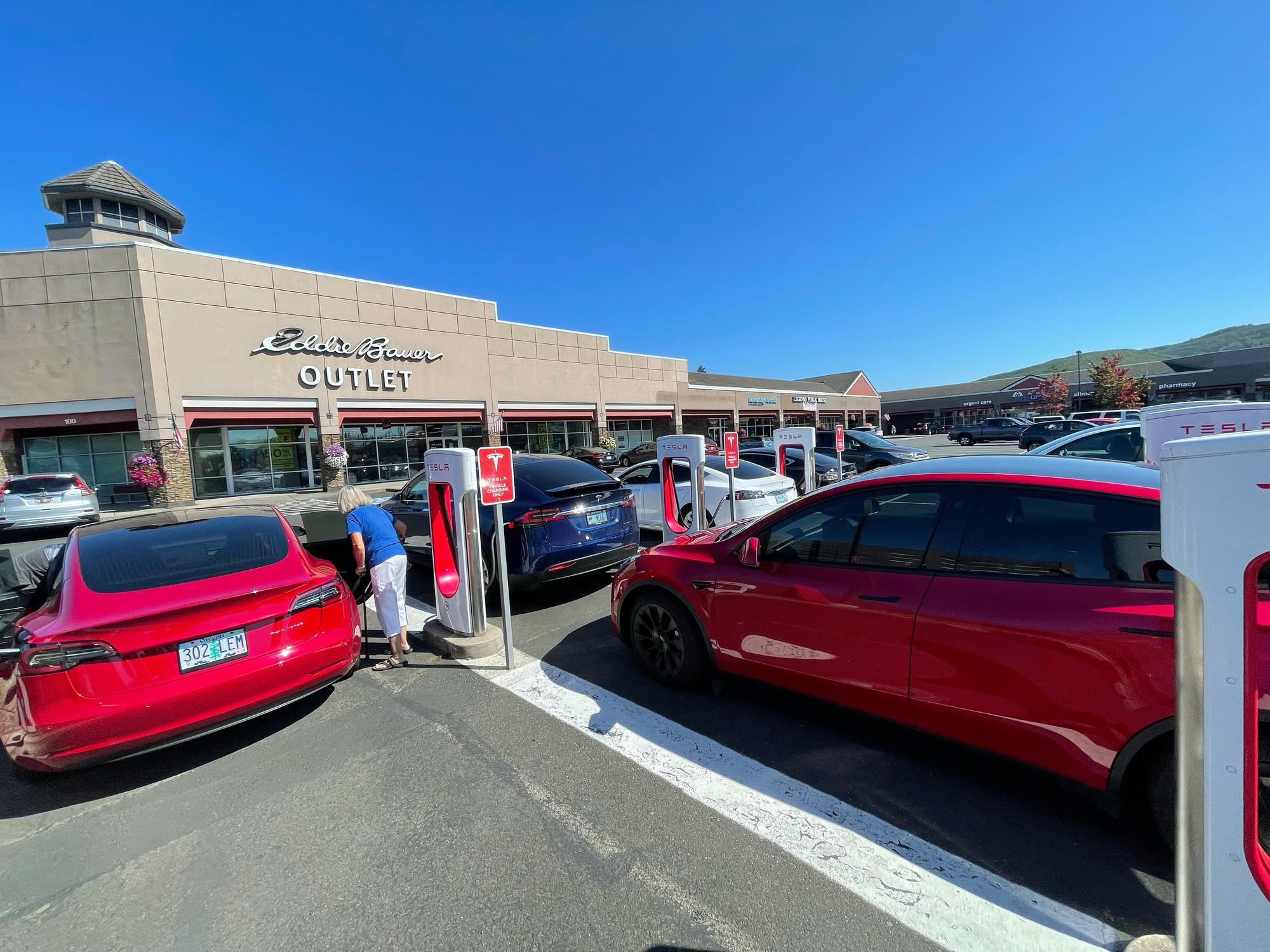 Seaside Factory Outlet Center | Seaside, OR | EV Station