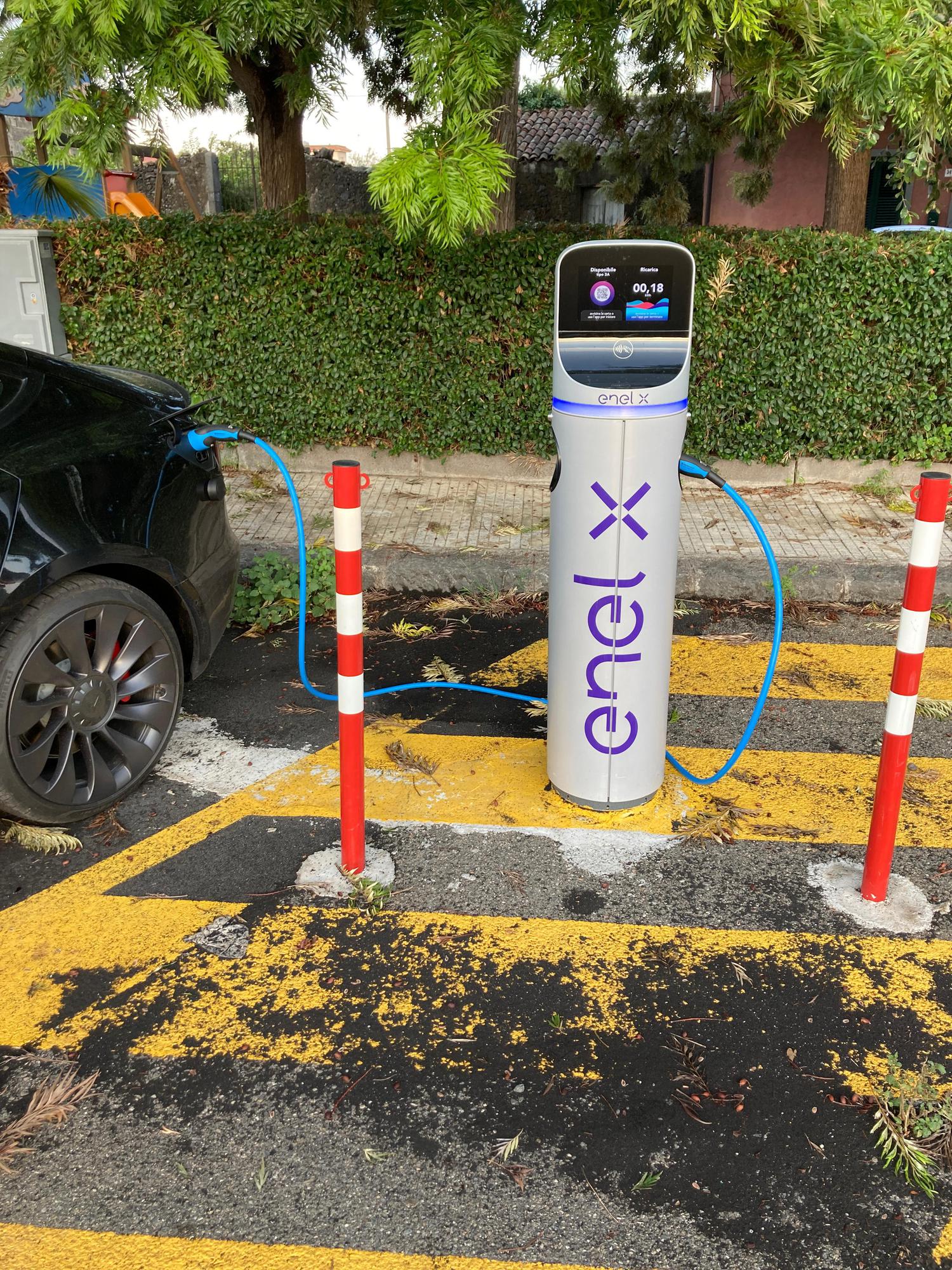 Via Fossa | Acireale, Sicilia | EV Station