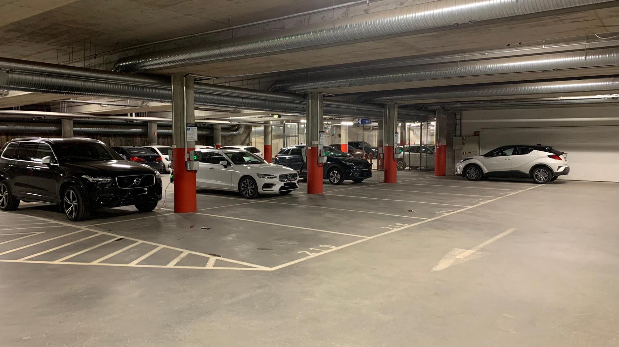 Aimo Park Tilkka | Sanitäärinkatu 1, 00300 Helsinki | EV Station